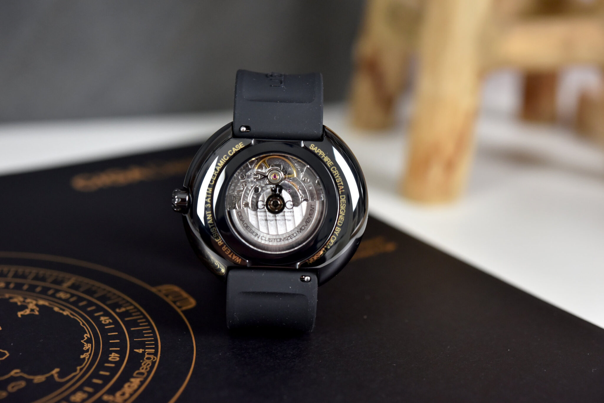 Hands-on The Black Ceramic CIGA Design Blue Planet Gilding