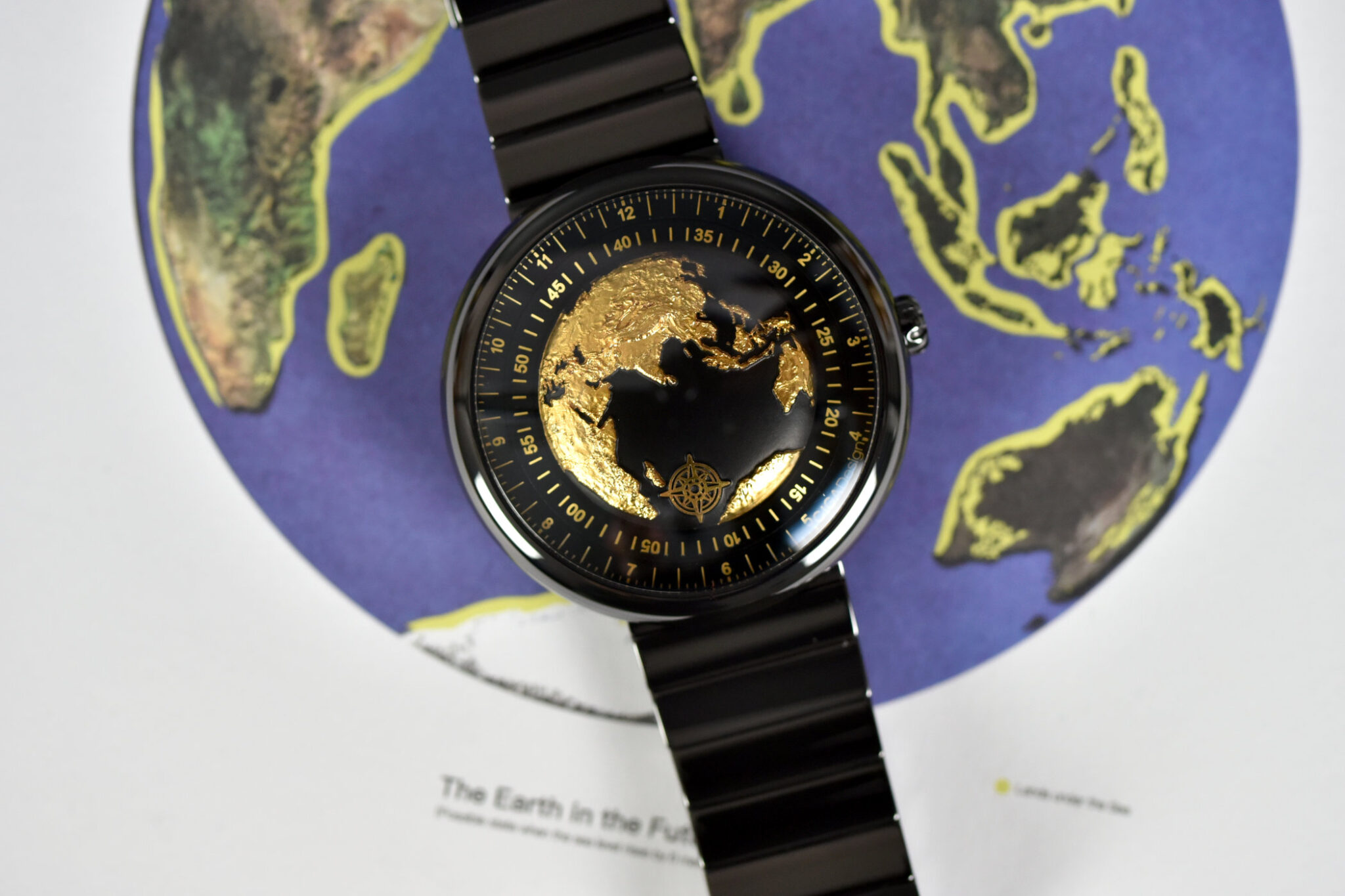 Hands-on The Black Ceramic CIGA Design Blue Planet Gilding