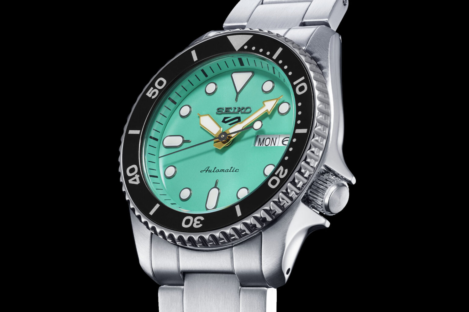 Introducing The Seiko 5 Sports SKX Series Mid-Size 38mm Models