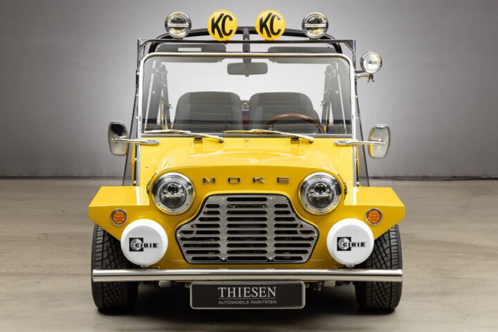 Petrolhead Corner - 6-wheel Mini Moke, Hot Wheels Twin Mill & A Wide MGB