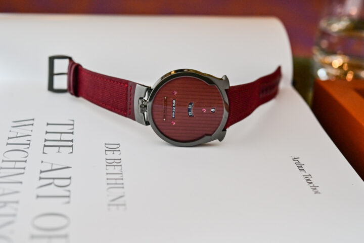 Hands-On With The Brilliant De Bethune DBD Season 2