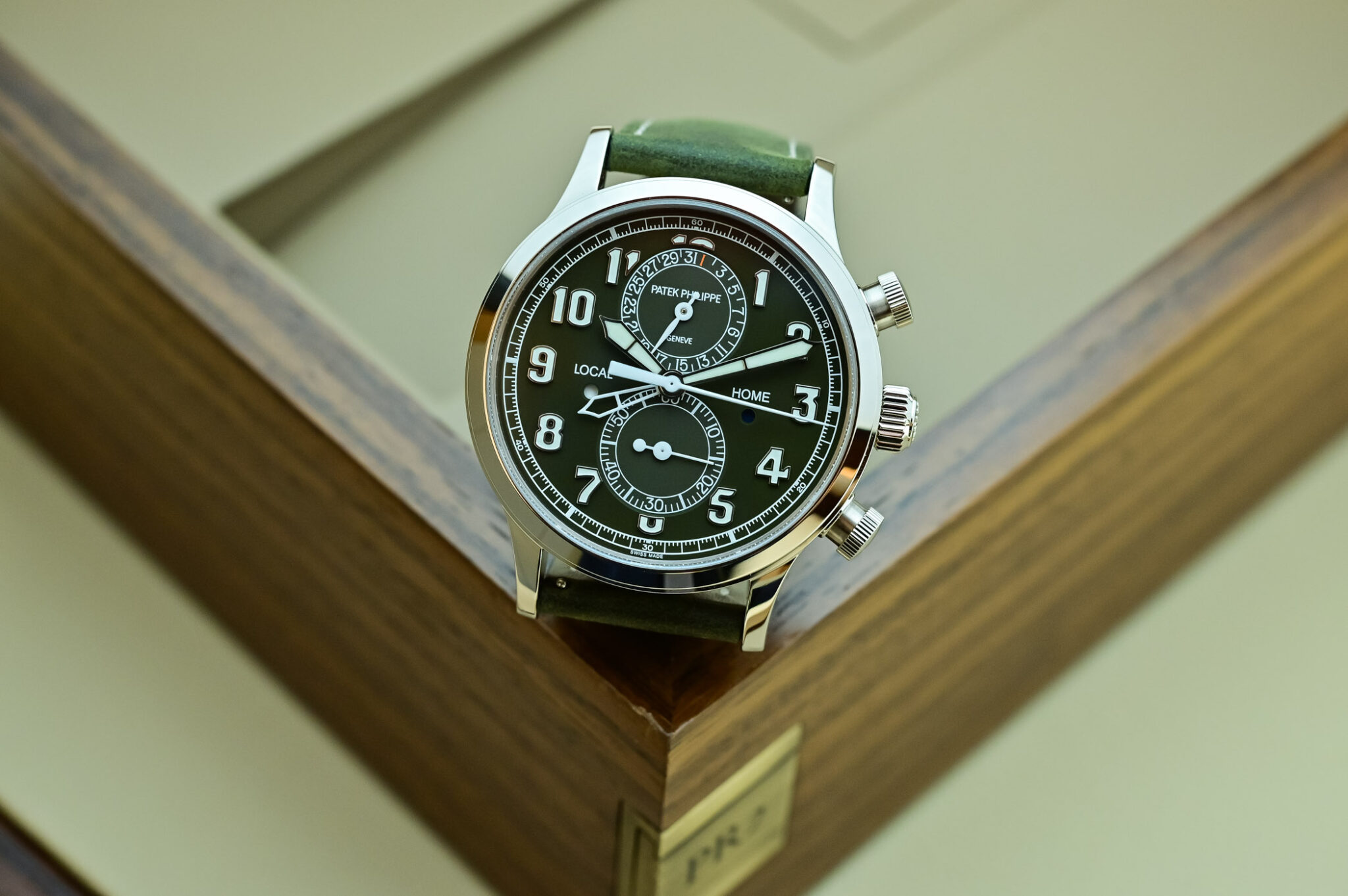 Hands-On: Patek Philippe Calatrava Pilot Travel Time Chronograph 5924G