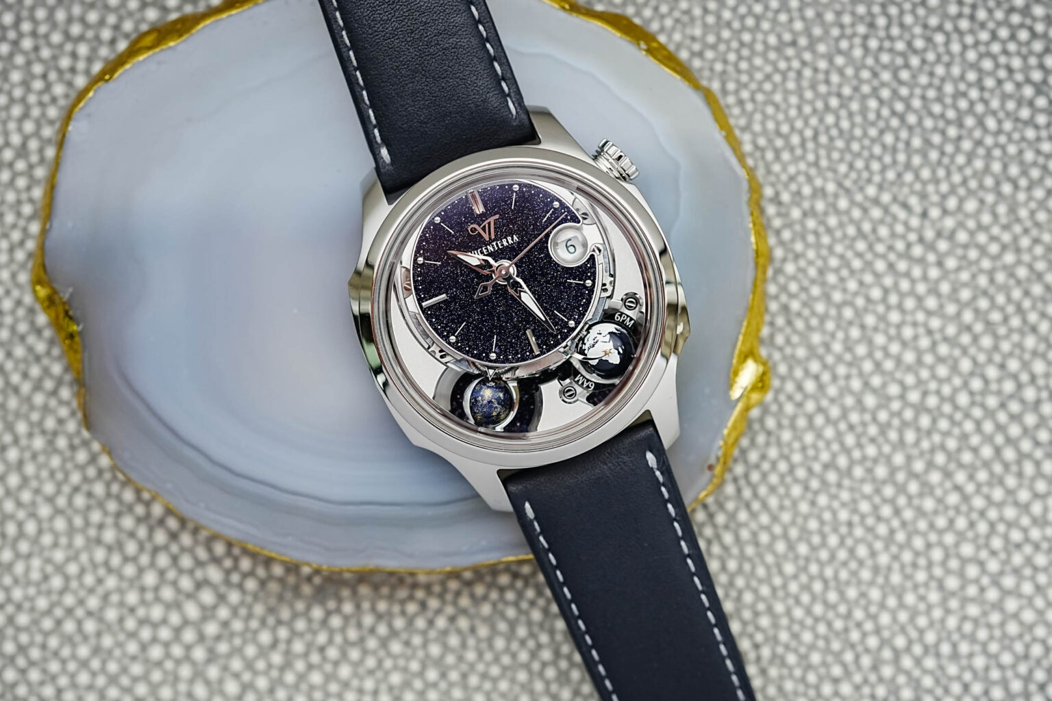 Hands-On With the Mesmerizing Vicenterra Astroluna T1 Aventurine