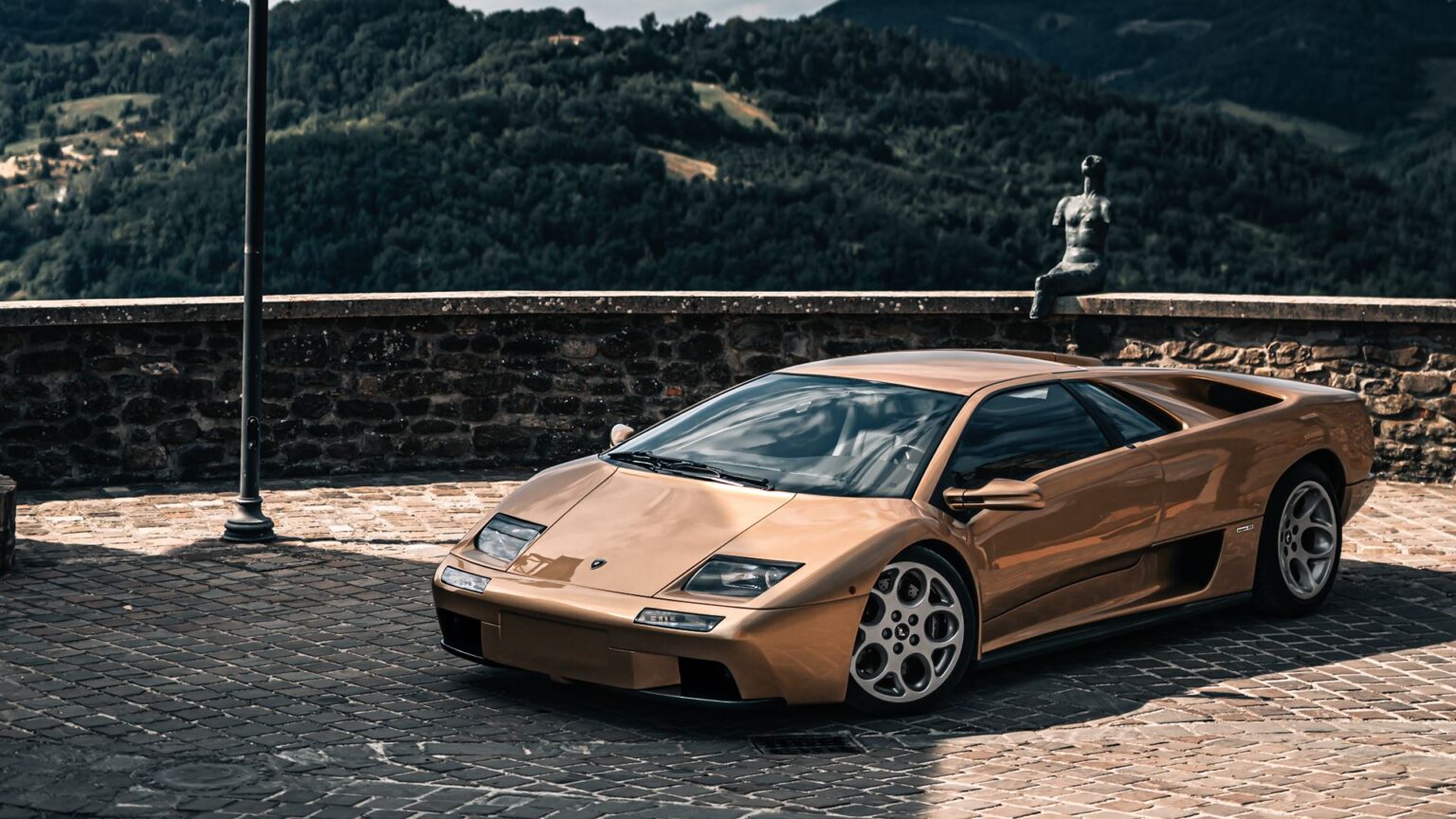 The Petrolhead Corner: The Eccentrica, The Emblematic 1990s Lamborghini ...