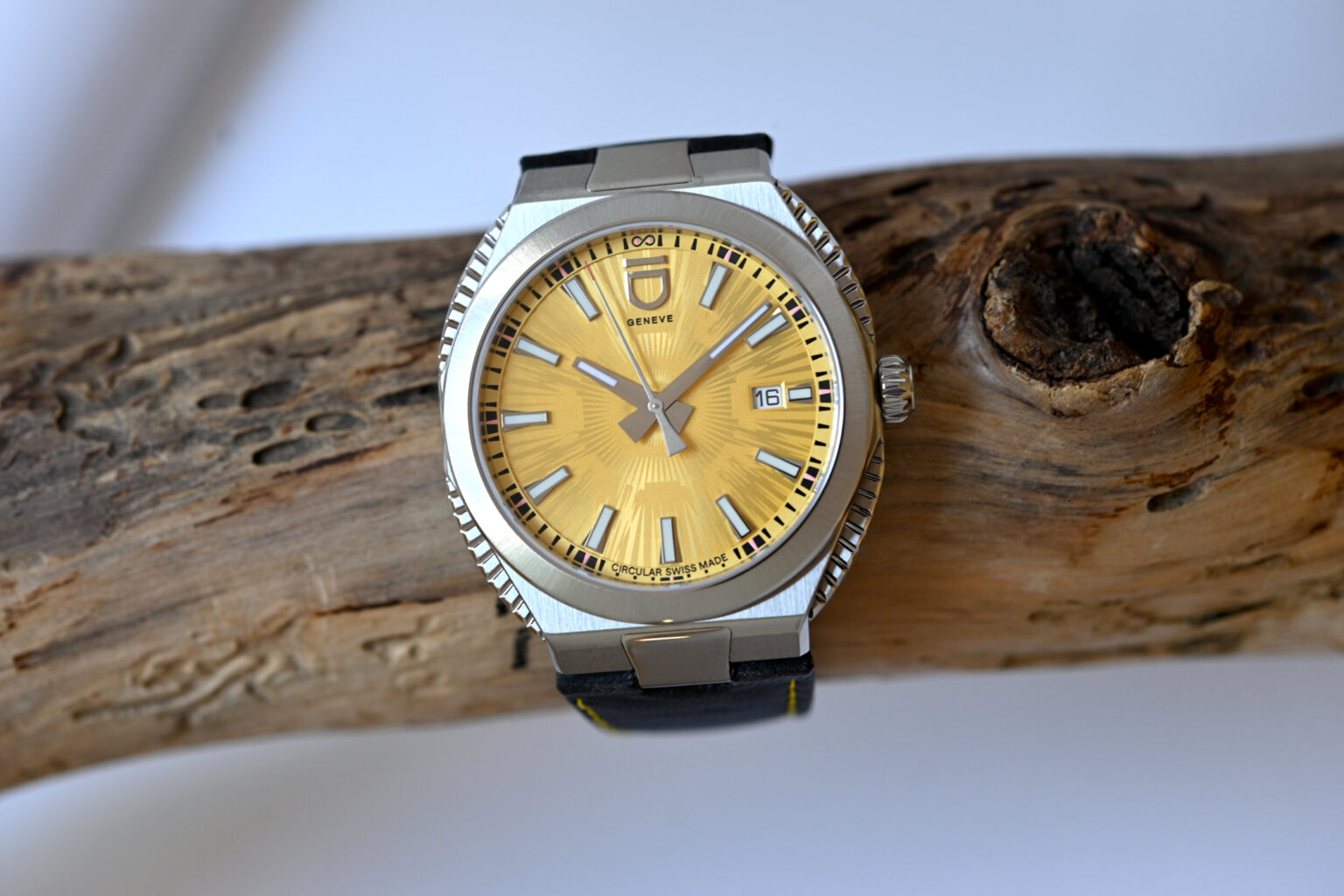 Introducing: The Highly Sustainable ID Watch Circular S Sun Dial