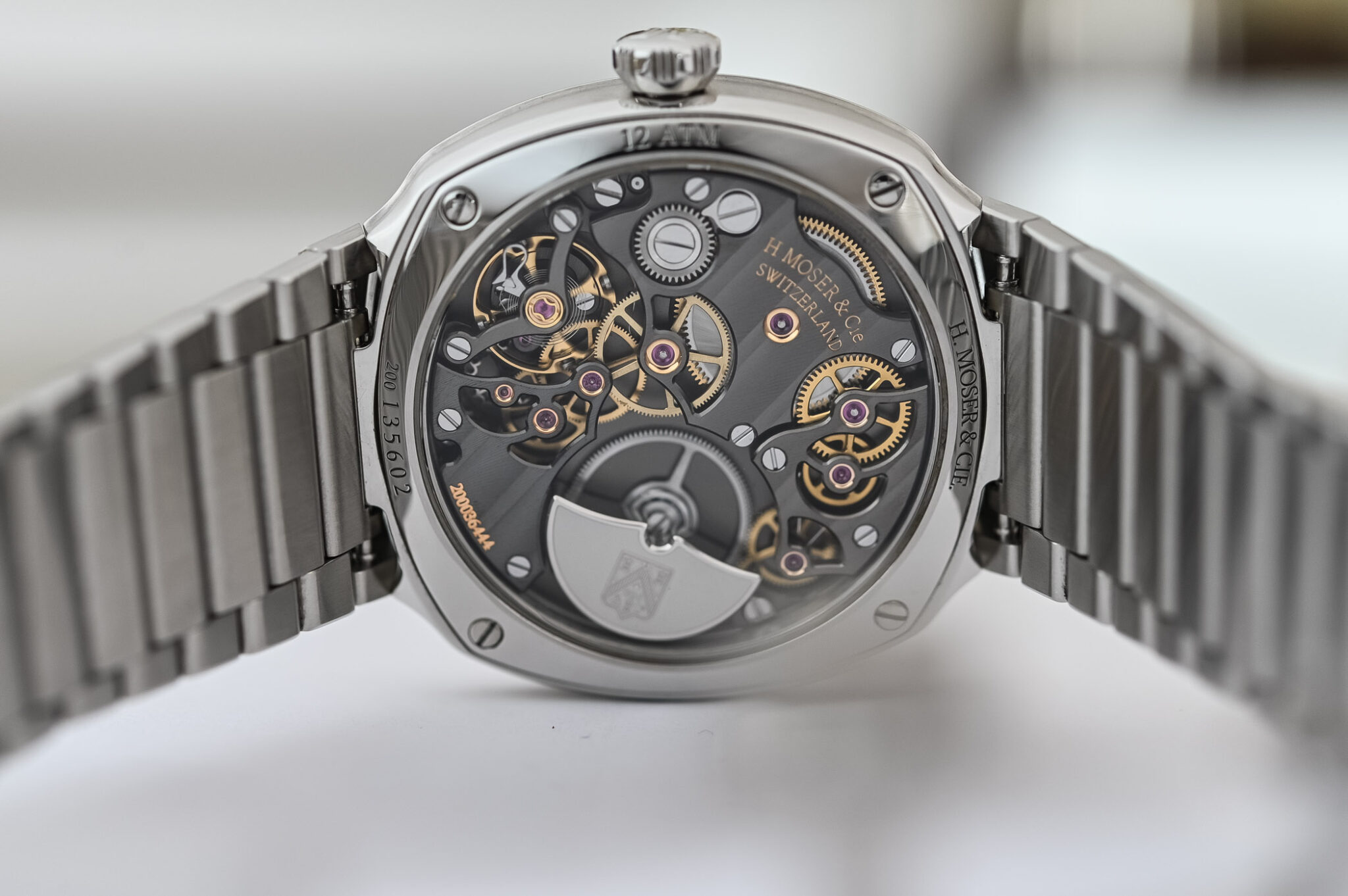First Look: H. Moser & Cie. Streamliner Small Seconds Micro-Rotor (incl ...