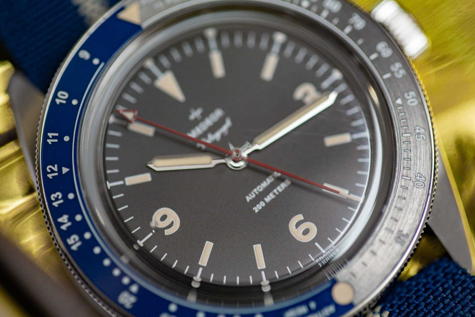 Introducing The Medeor Pulsograph, an Accessible and Cool Doctor’s Watch