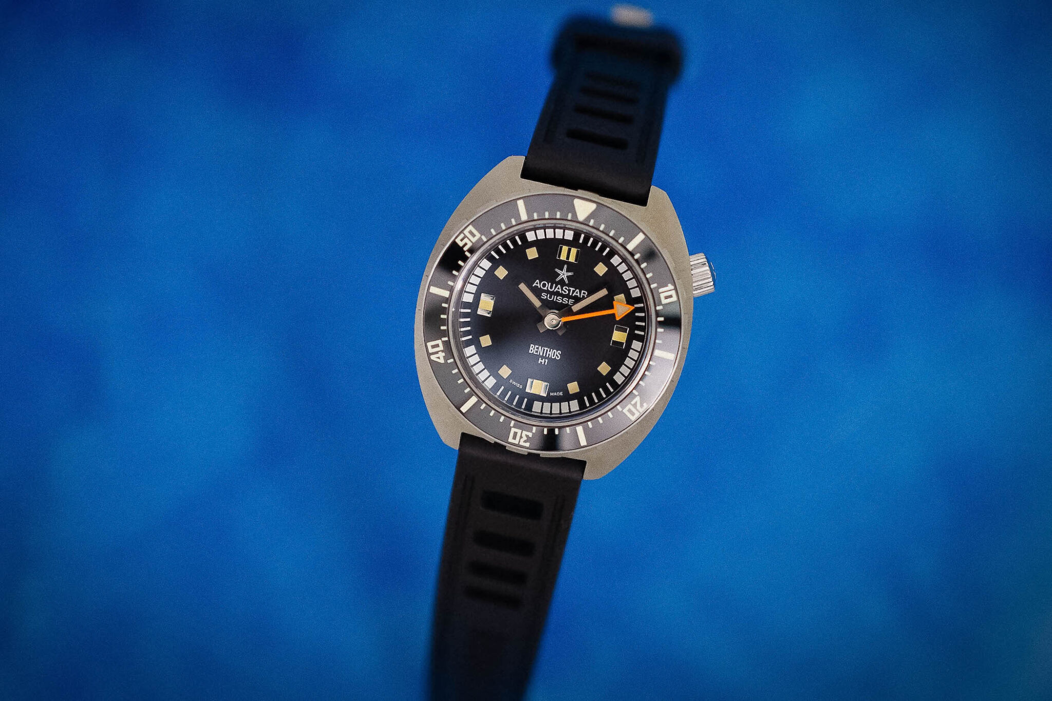 First Look: The New Aquastar Benthos Heritage H1