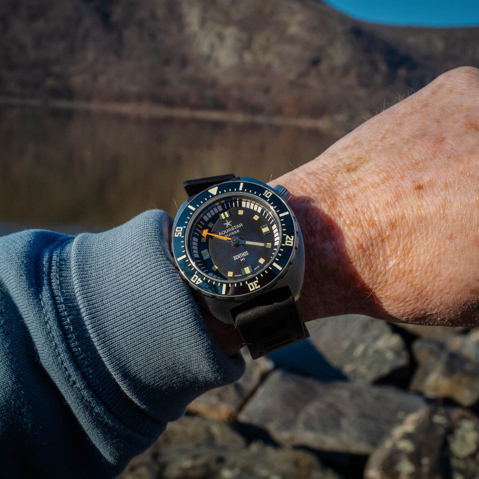 First Look: The Aquastar Benthos Heritage II, a Smaller Take on the ...