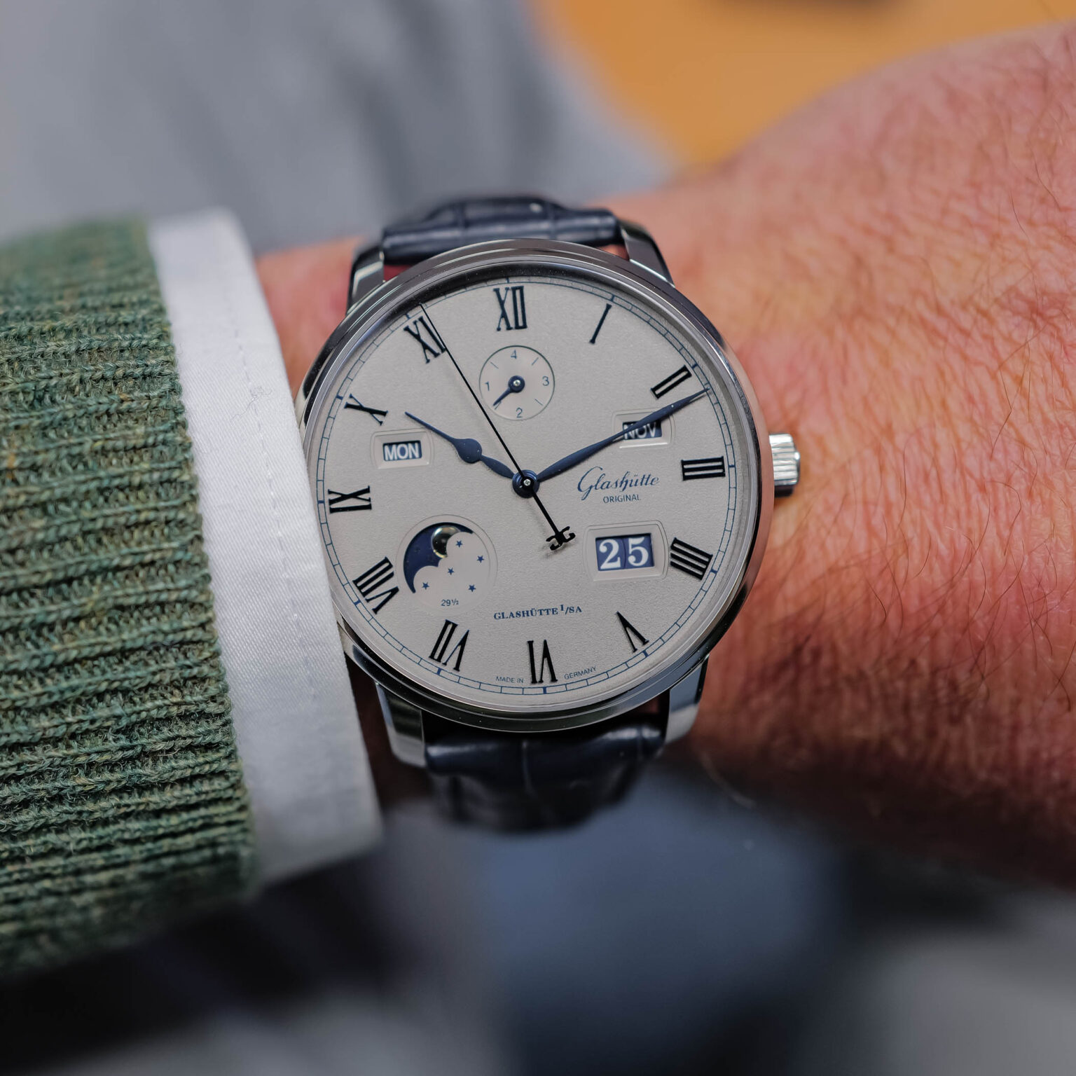Hands-On: The Updated and Captivating new Glashütte Original Senator ...