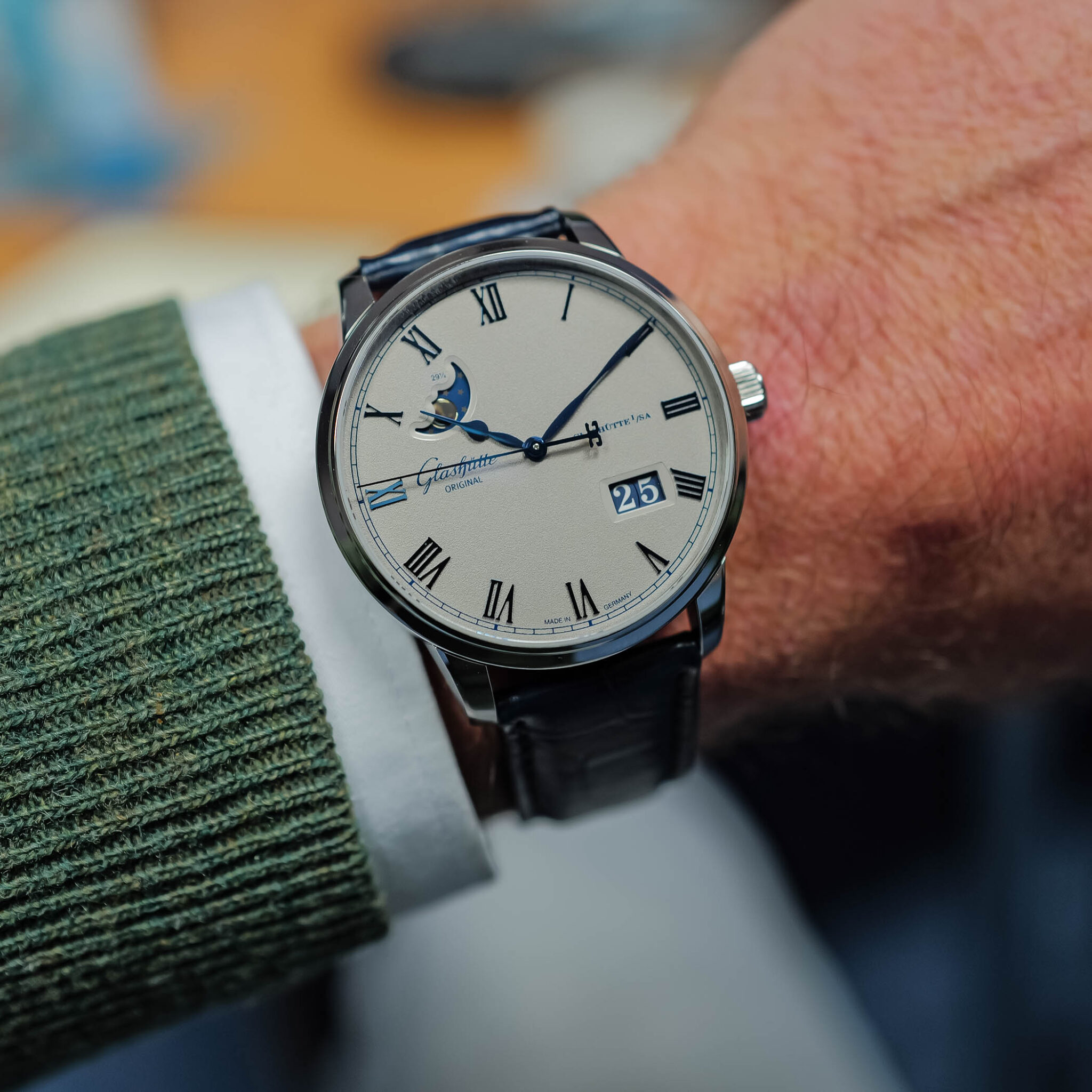 Hands-On: The Updated and Captivating new Glashütte Original Senator ...