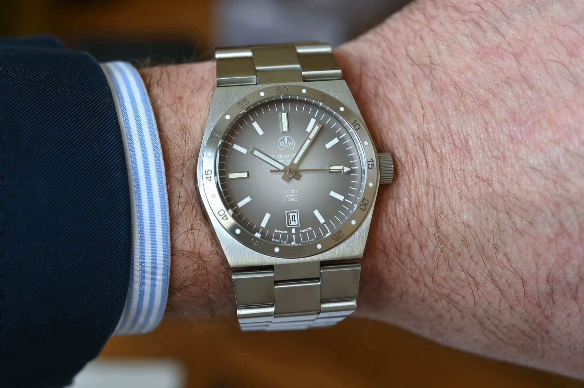Hands-On: The Ollech & Wajs OW 8001, An Ultra-Robust Take on The 1970s ...