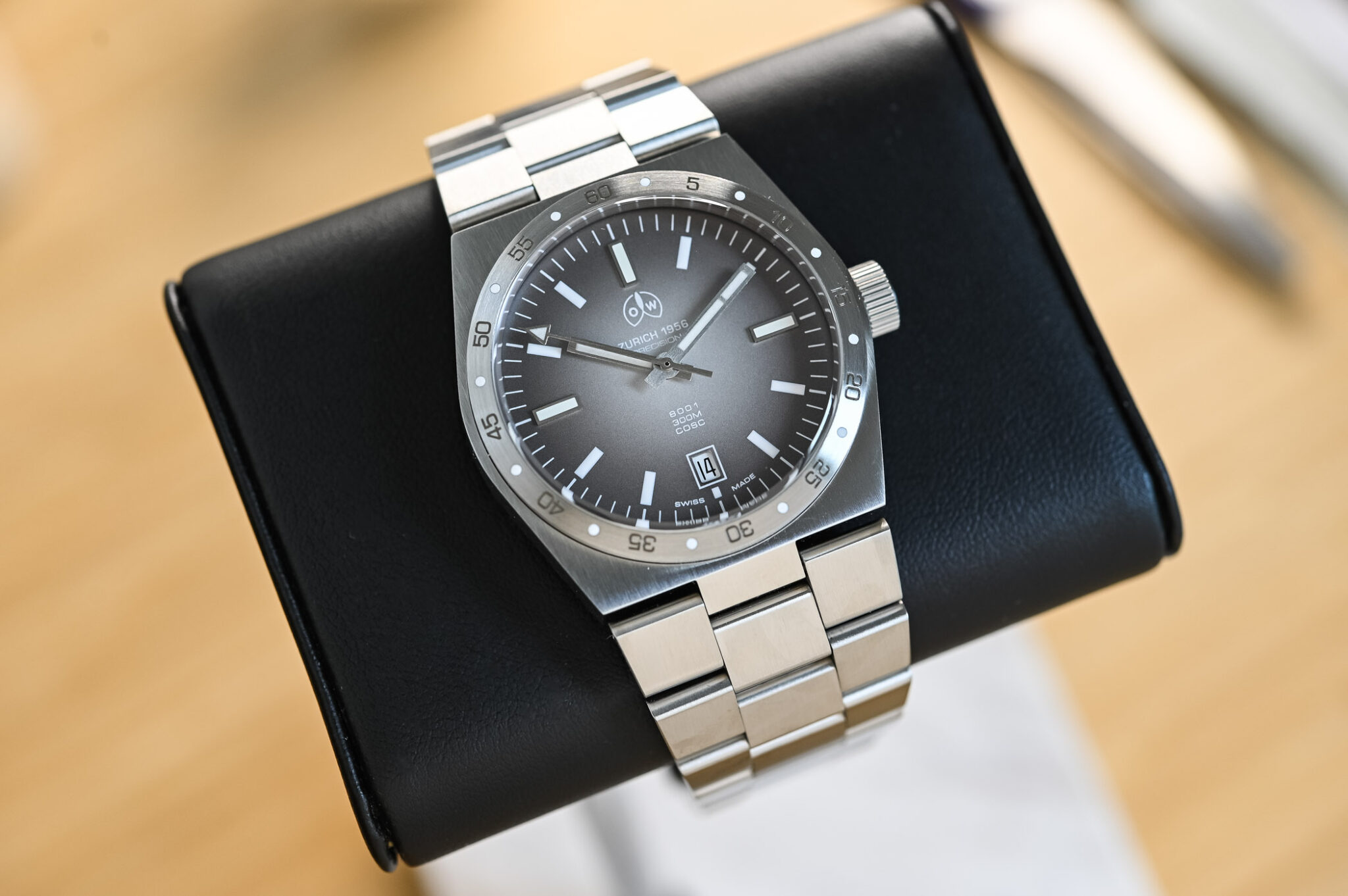 Hands-On: The Ollech & Wajs OW 8001, An Ultra-Robust Take on The 1970s ...