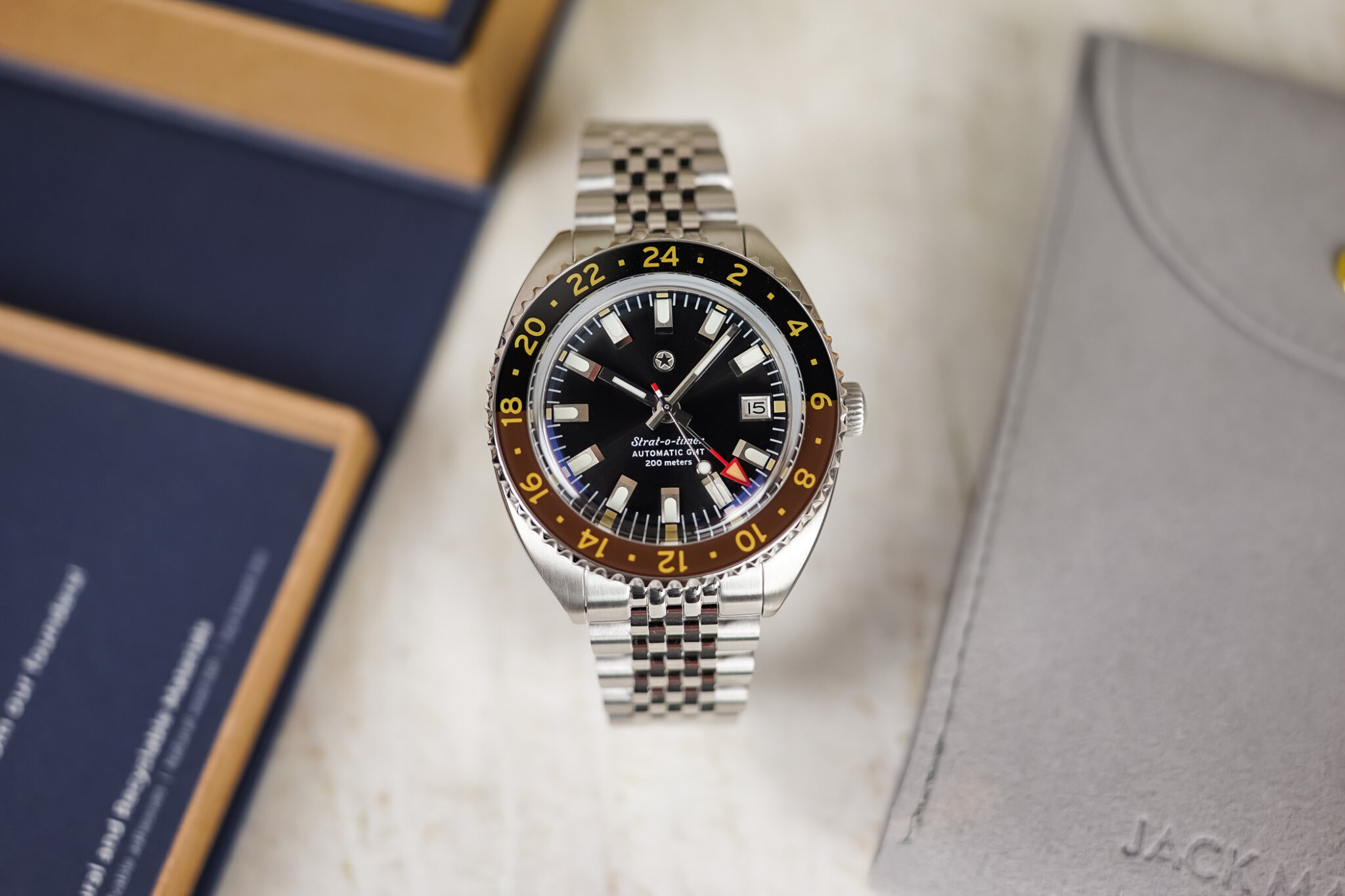 Hands-on: The Texas-Assembled Jack Mason Strat-O-Timer GMT Espresso