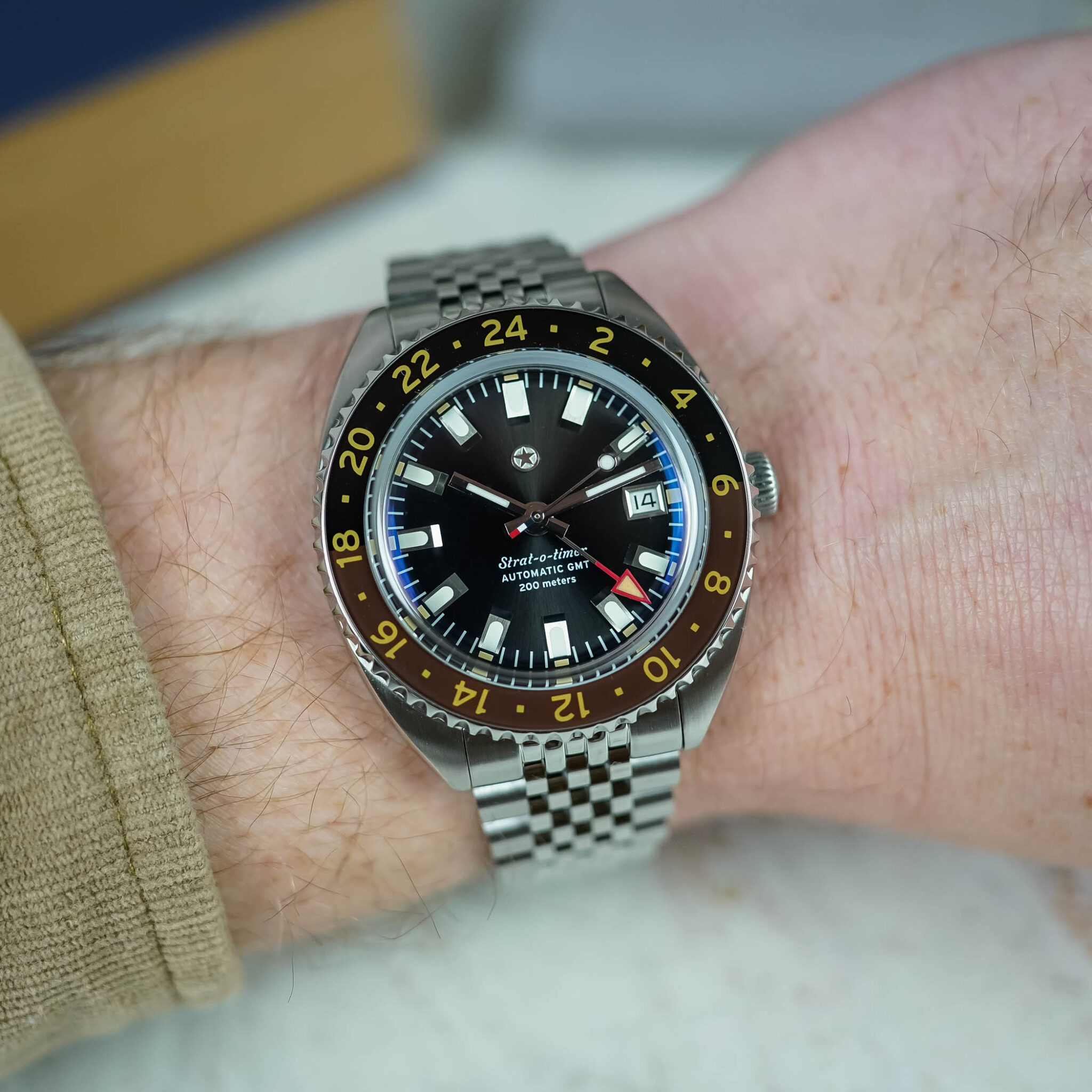 Hands-on: The Texas-Assembled Jack Mason Strat-O-Timer GMT Espresso