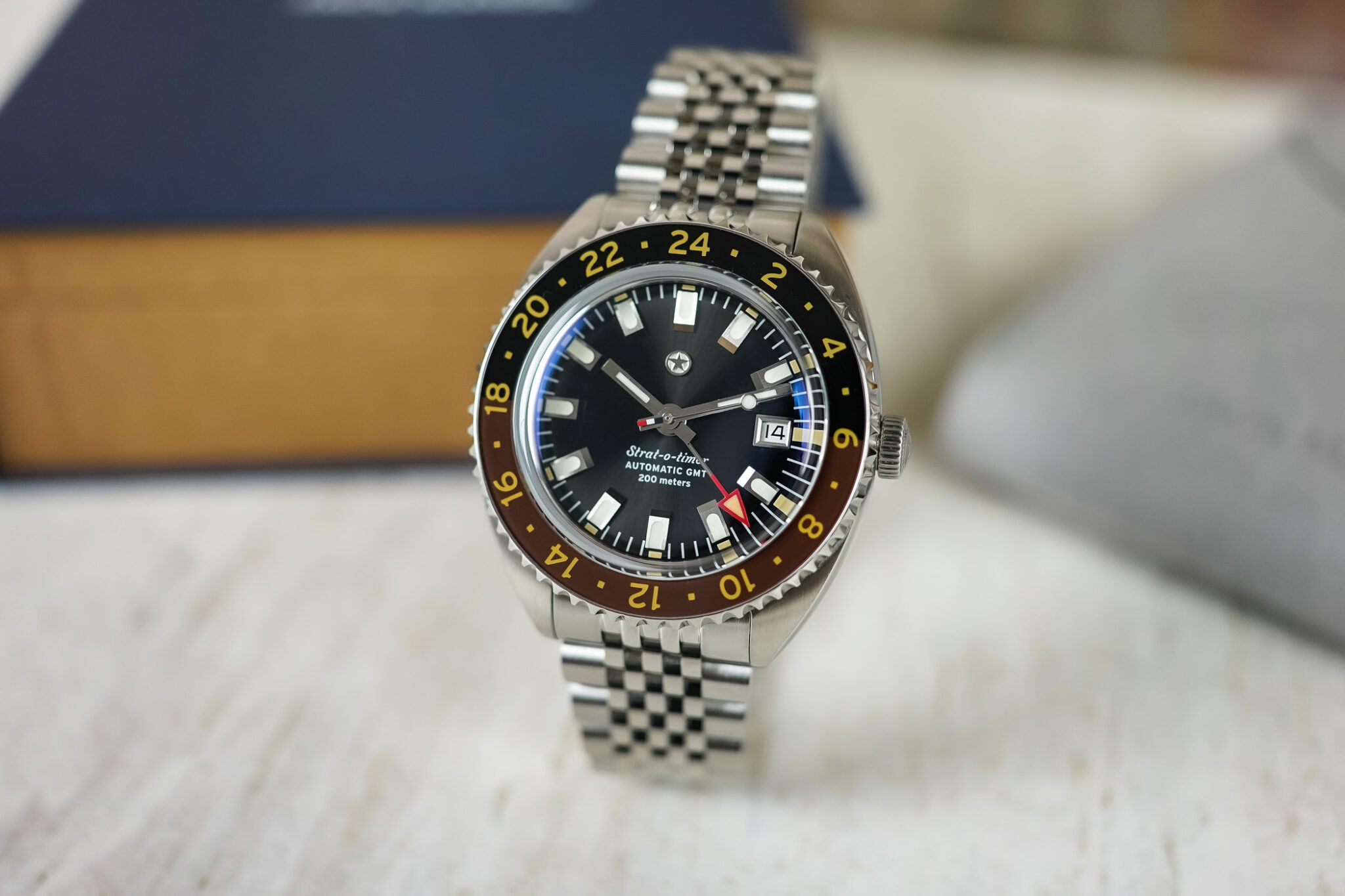 Hands-on: The Texas-Assembled Jack Mason Strat-O-Timer GMT Espresso