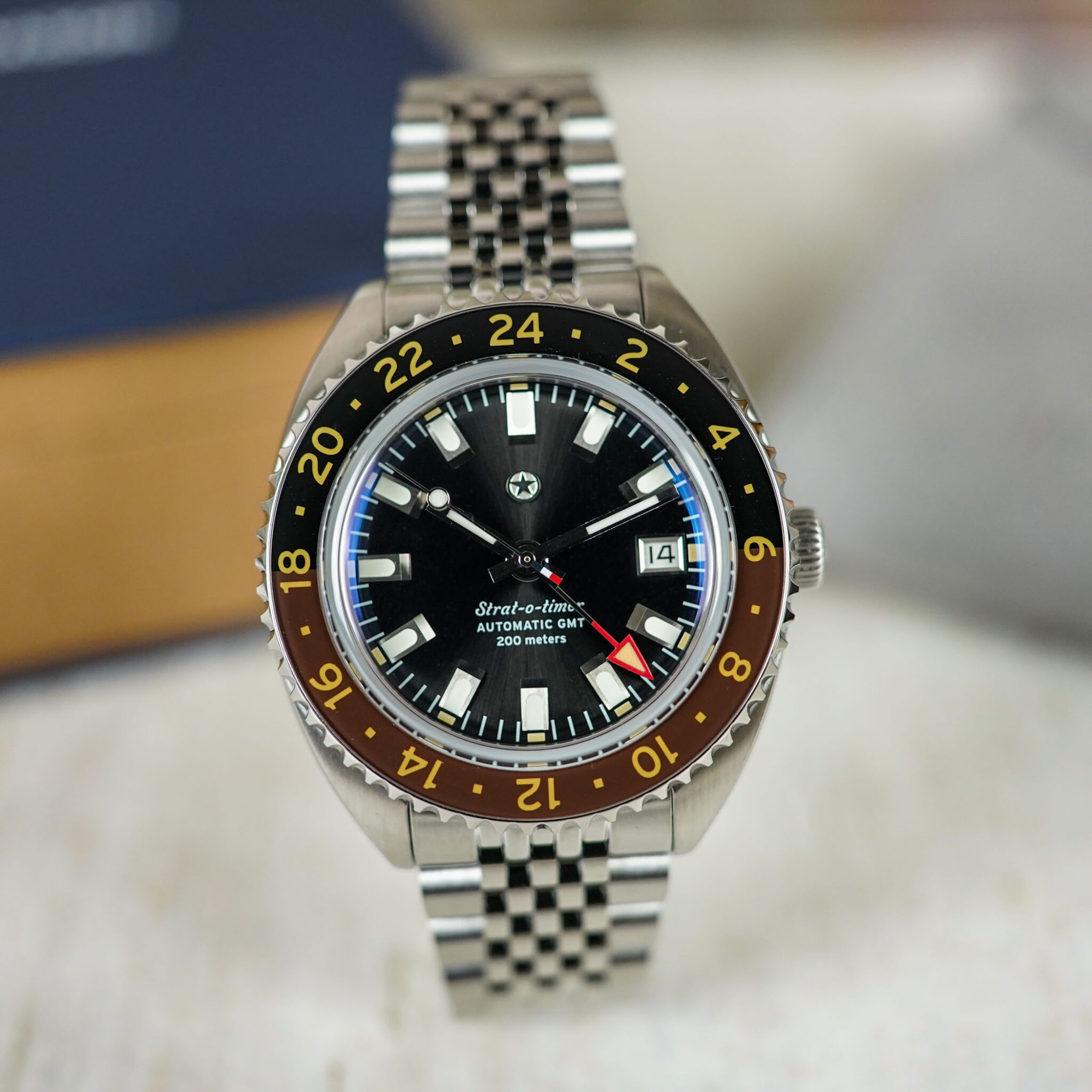 Hands-on: The Texas-Assembled Jack Mason Strat-O-Timer GMT Espresso