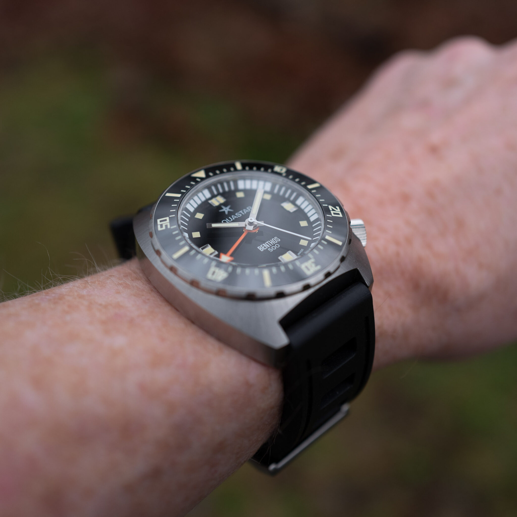 First Look: The Aquastar Benthos 500, Back With The Original Central ...