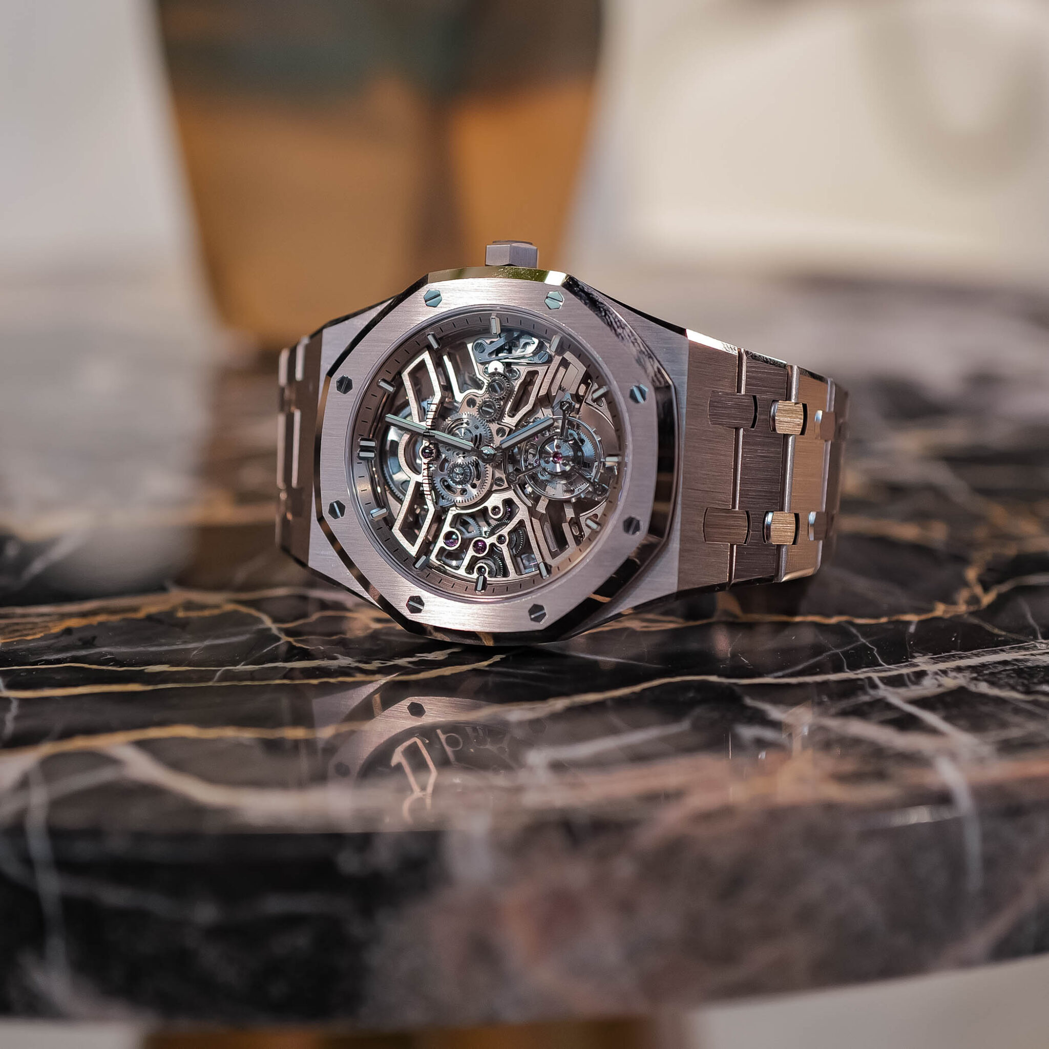 First Look: The new Sand Gold Alloy of the AP Royal Oak Flying ...