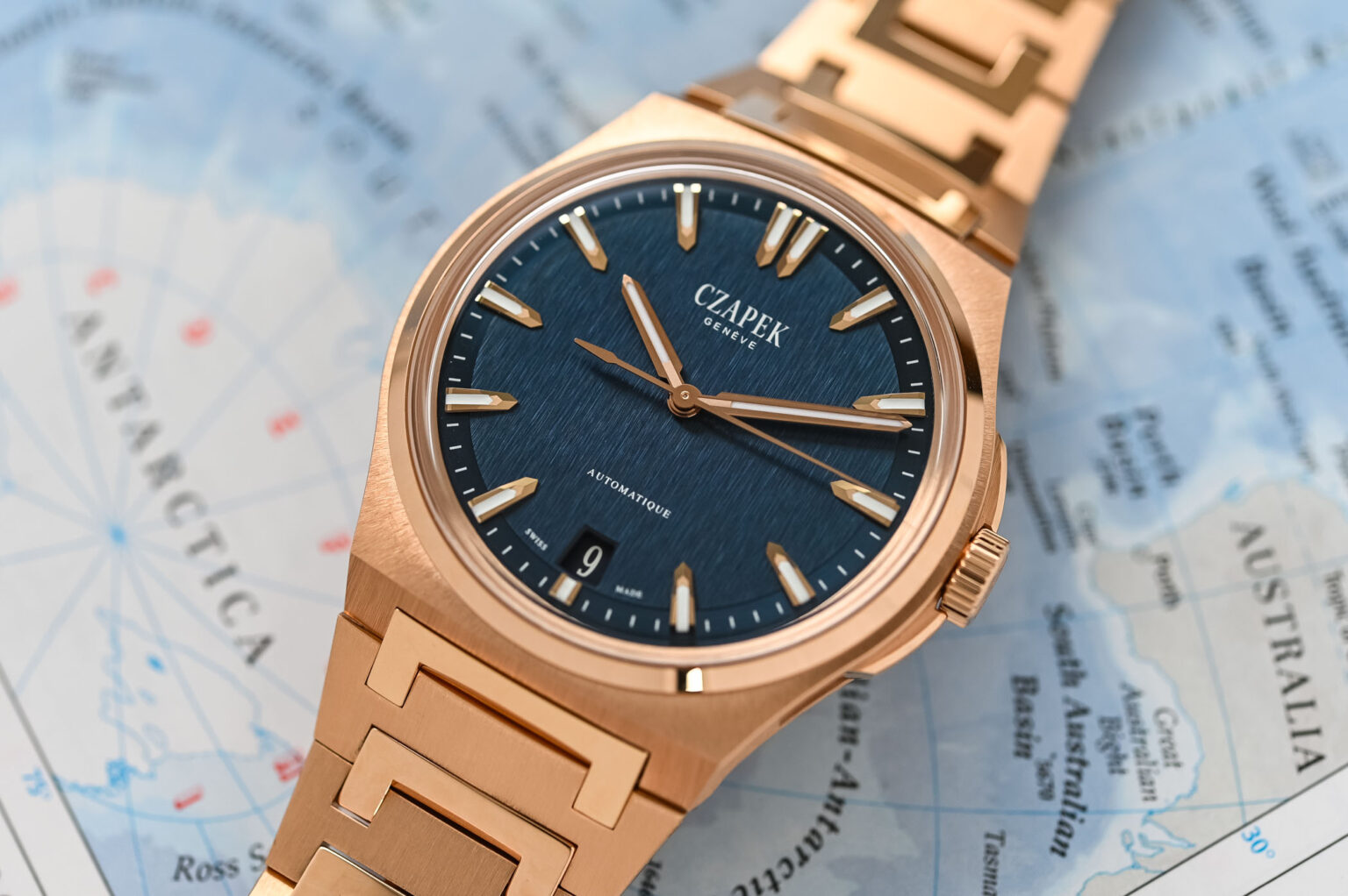 First Look: The First Czapek Antarctique in Gold, the New Mount Erebus