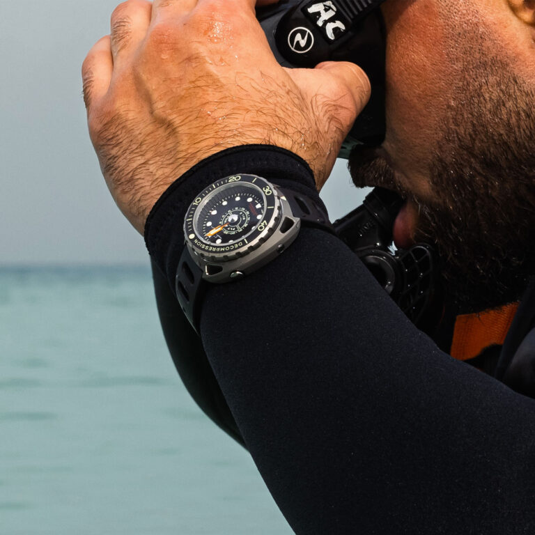 Introducing: Singer Divetrack, An Unprecedented Take on the Dive Watch