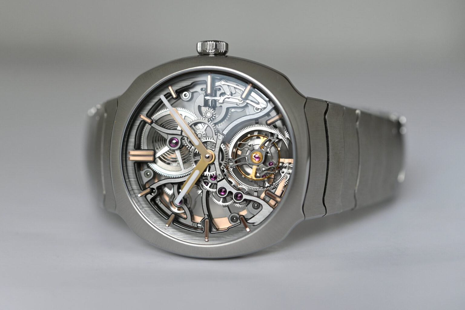 First Look: The H. Moser & Cie Streamliner Tourbillon Skeleton