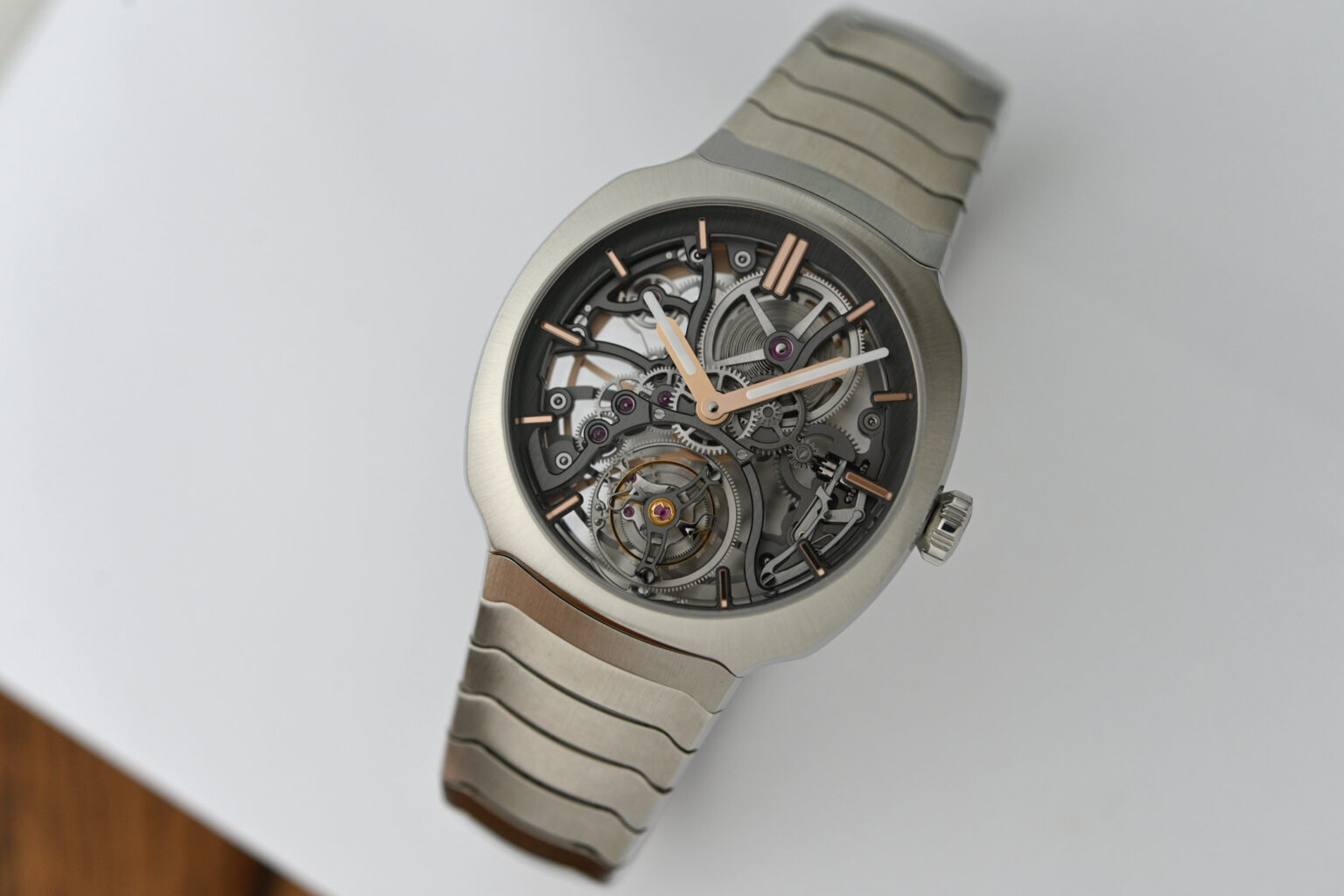 First Look: The H. Moser & Cie Streamliner Tourbillon Skeleton