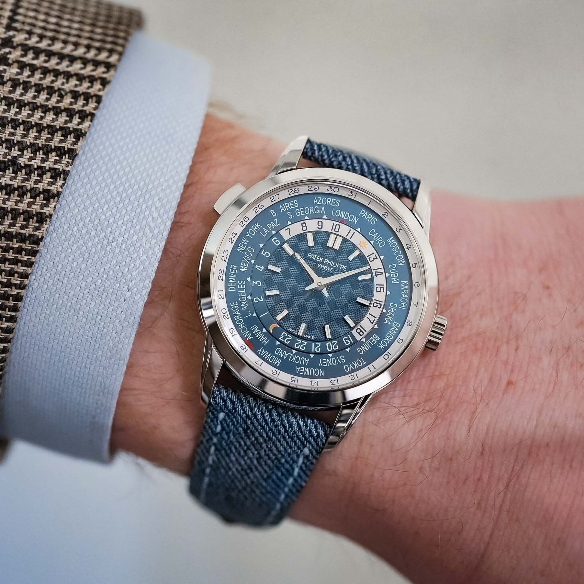 Review: The Youthful Patek Philippe 5330G World Time Date