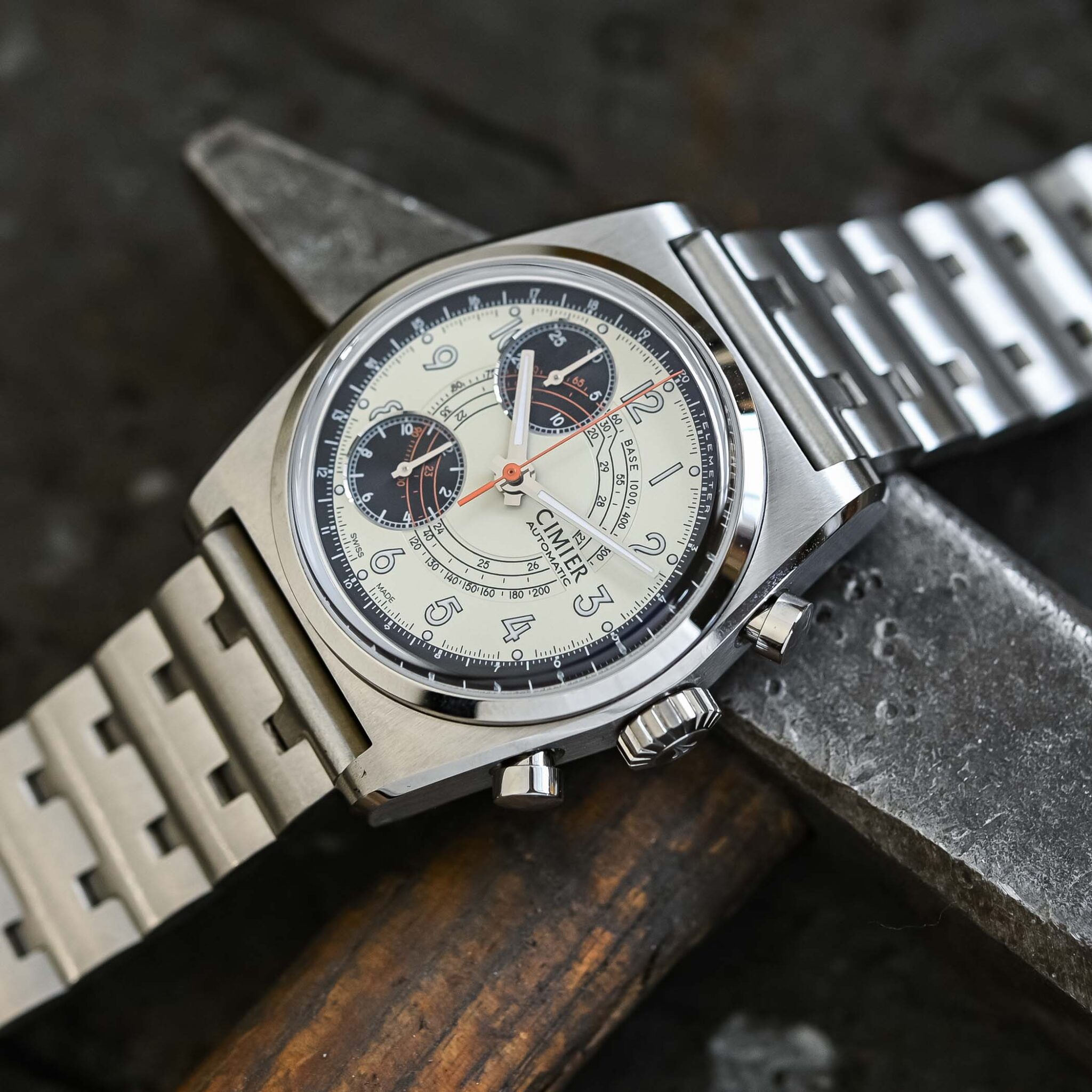 First Look: The Vintage-Inspired Cimier 711 Heritage Chronograph