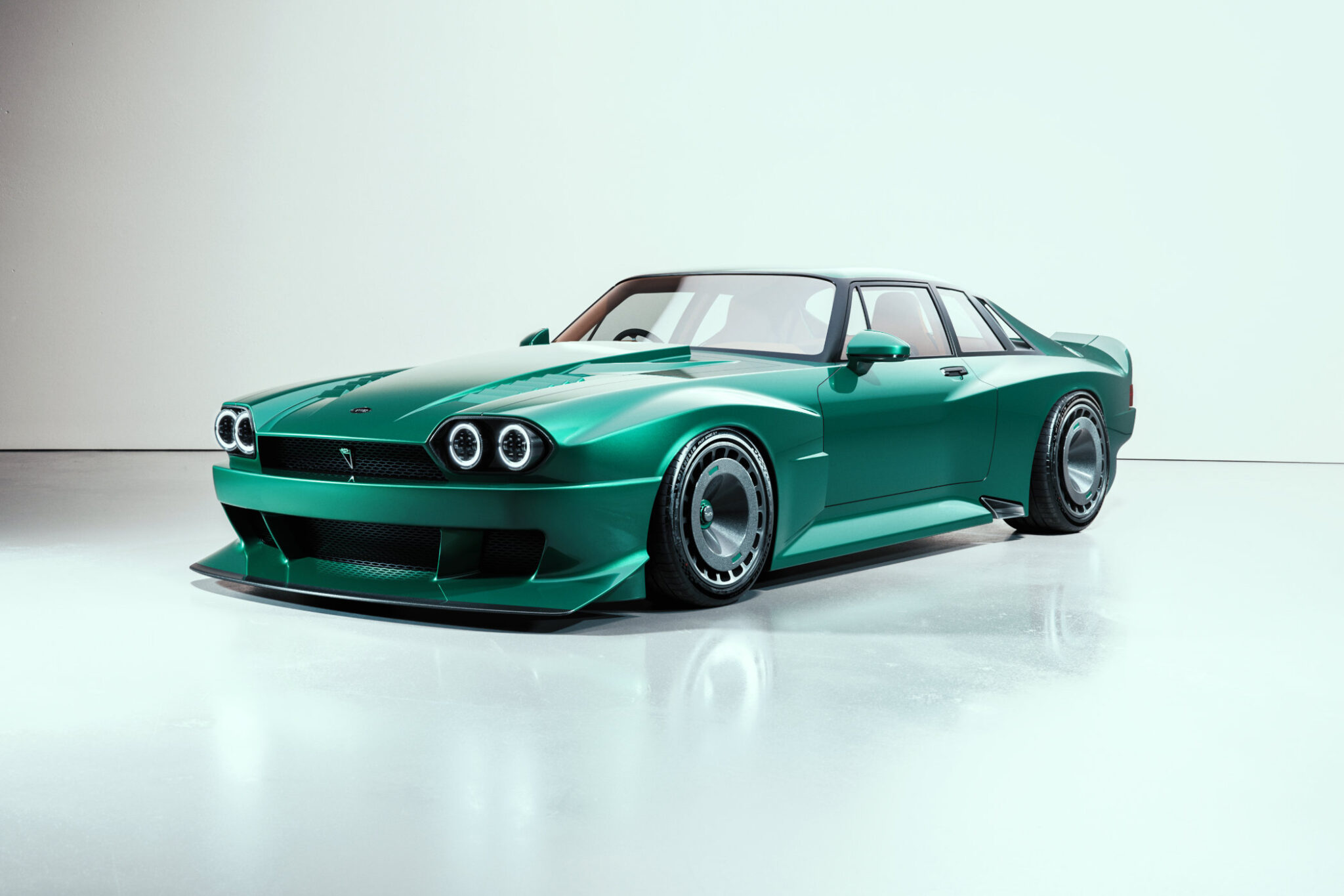 Petrolhead Corner - 600bhp TWR Supercat By Magnus Walker and Kyza