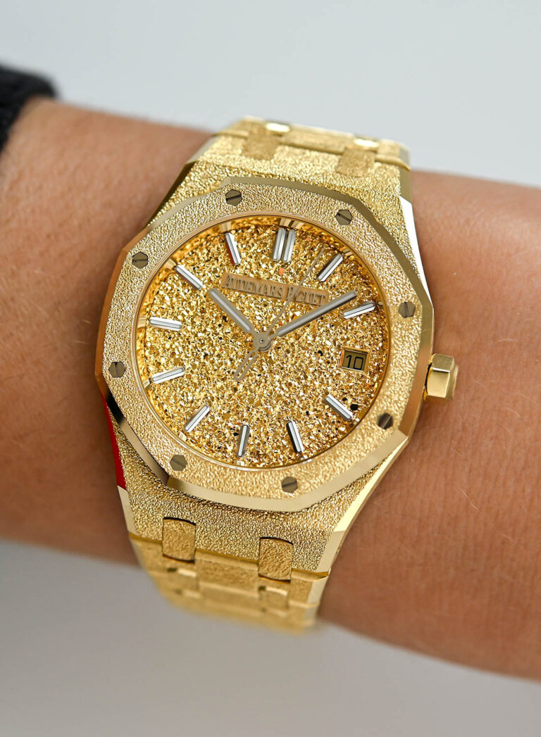 The Audemars Piguet Royal Oak Frosted Gold Selfwinding 34mm