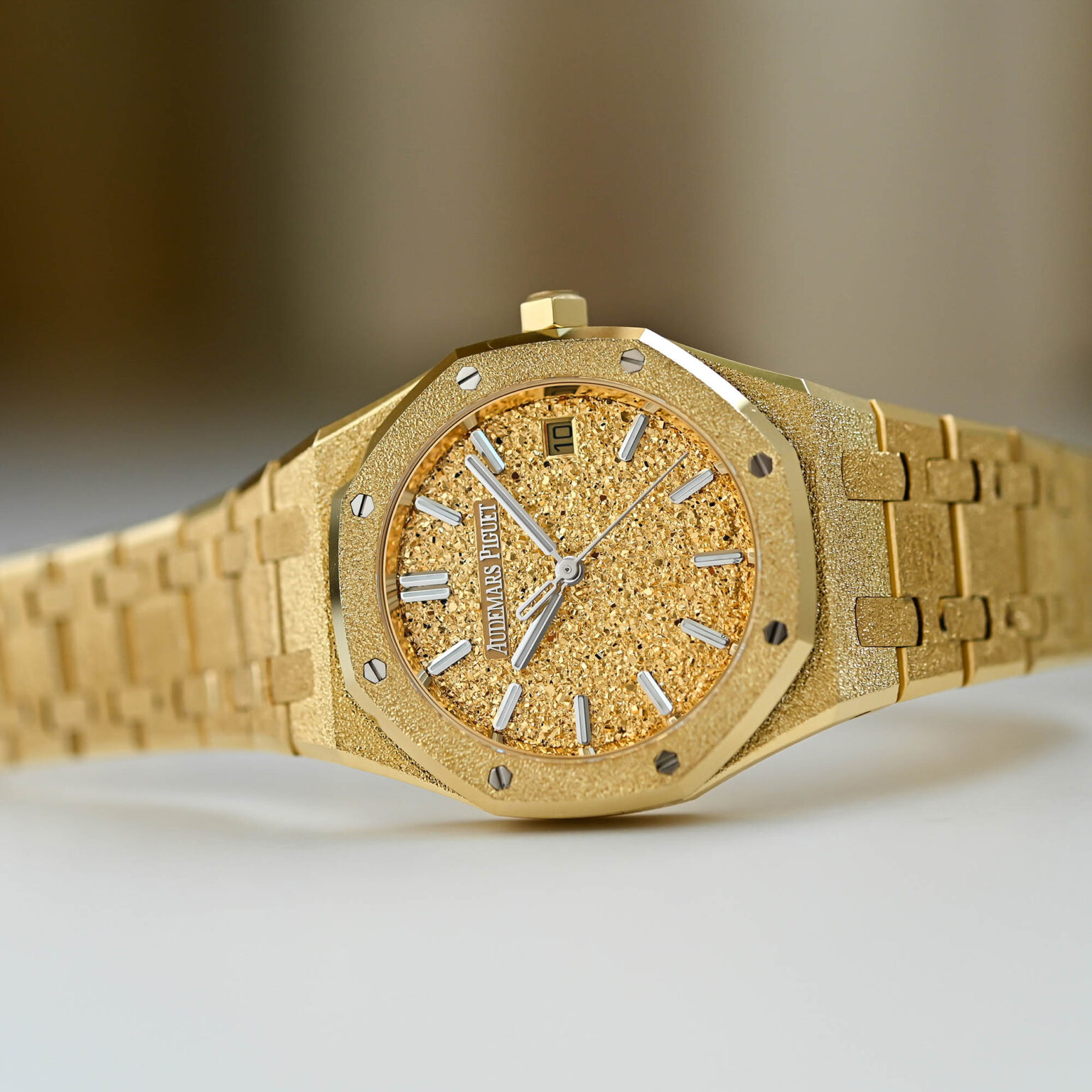 The Audemars Piguet Royal Oak Frosted Gold Selfwinding 34mm