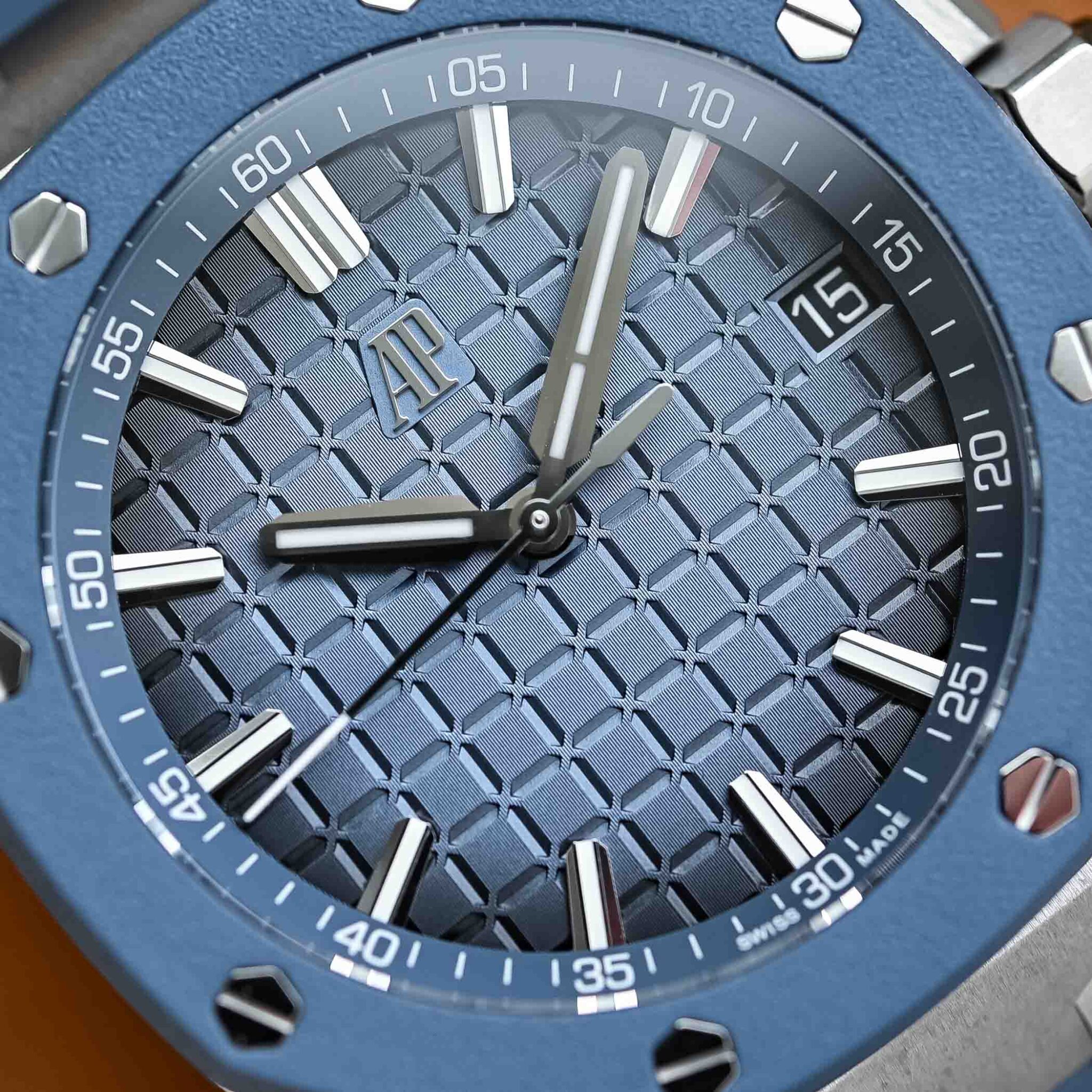 Hands-On: Impressions about the AP Royal Oak Offshore Selfwinding 43mm