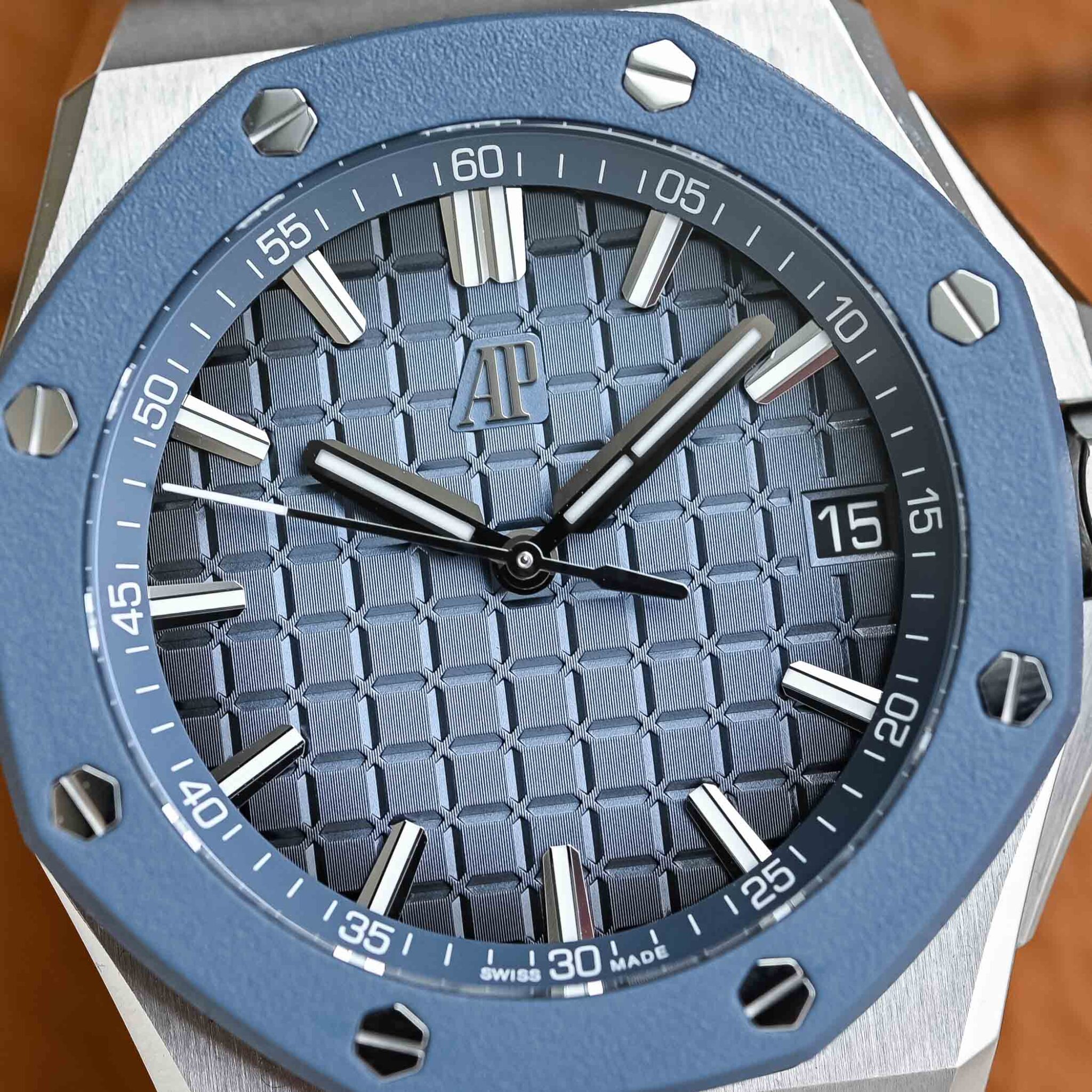 Hands-On: Impressions about the AP Royal Oak Offshore Selfwinding 43mm