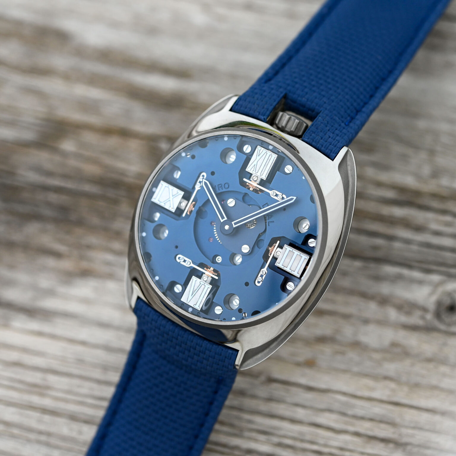 Hands-On: The Slimmer and Smaller Byrne Gyro Dial Meca