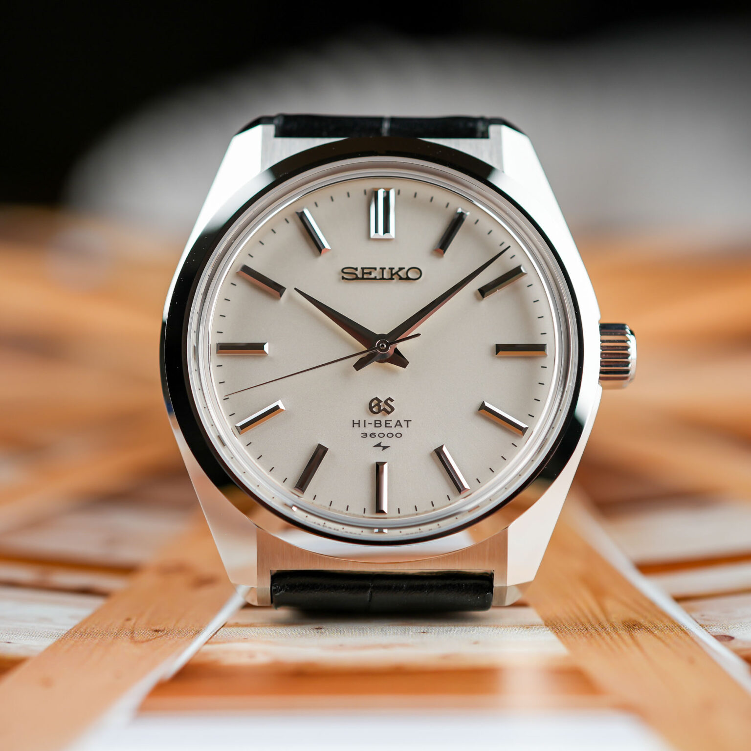 First Look: The Grand Seiko Heritage 45GS Re-Creation SLGW005 and SLGW004