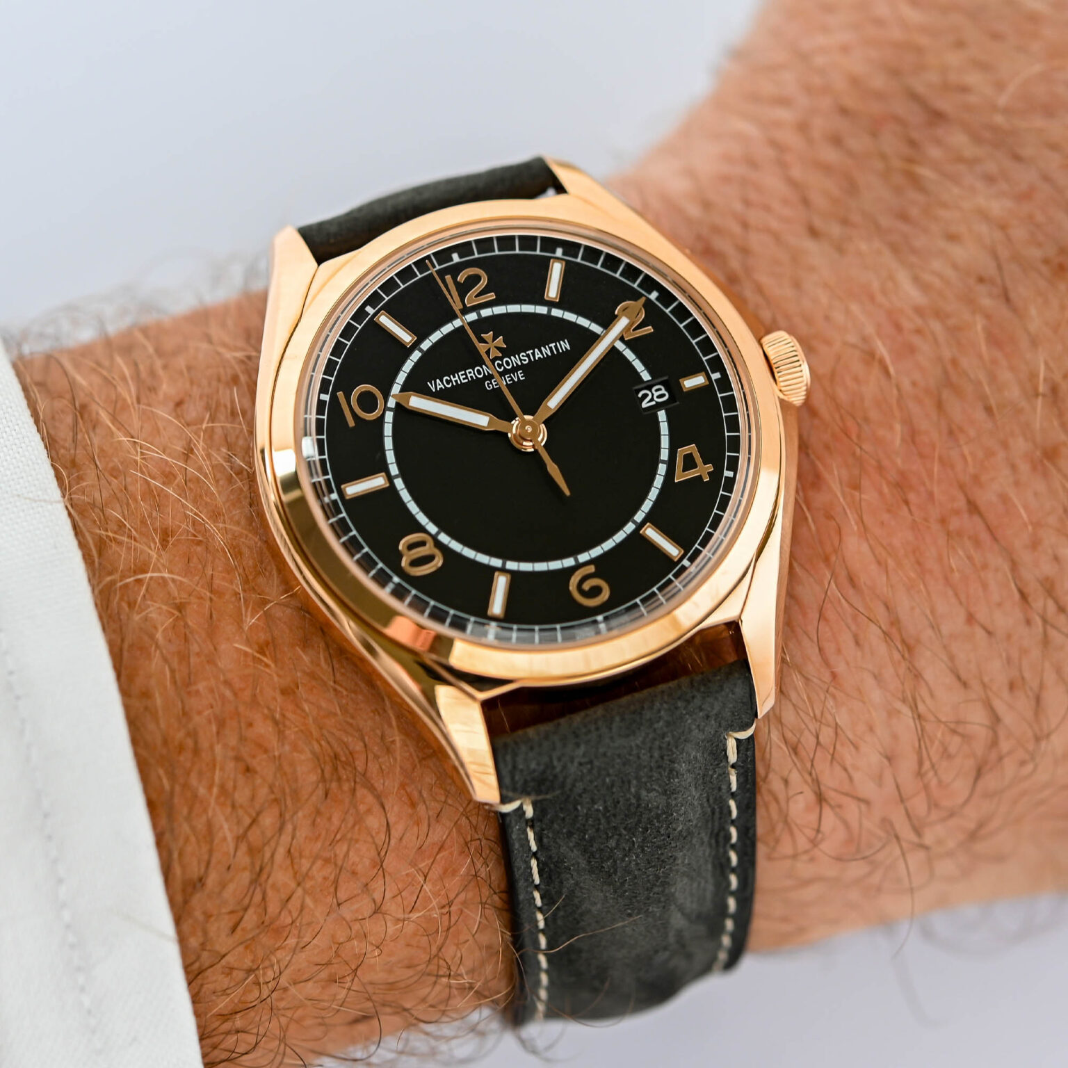 First Look: The Elegant Black-Gold Vacheron Constantin Fiftysix Self ...
