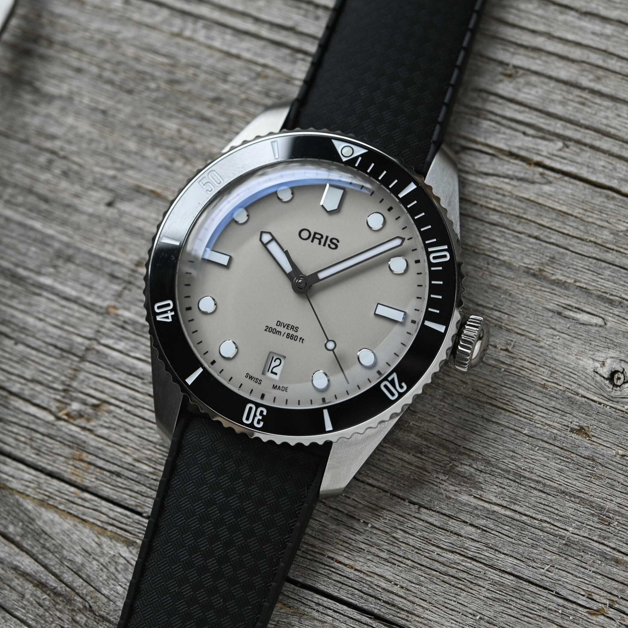 Hands-On: The New Oris Divers Date, Replacing the Sixty-Five (Incl. Video)