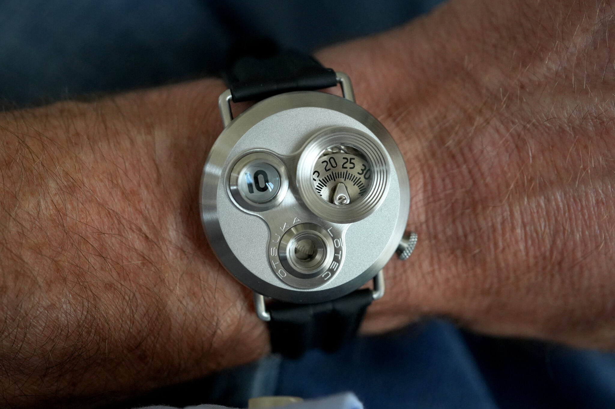 Buying Guide: A Collection Of 6 Tantalizing Jumping Hour Watches