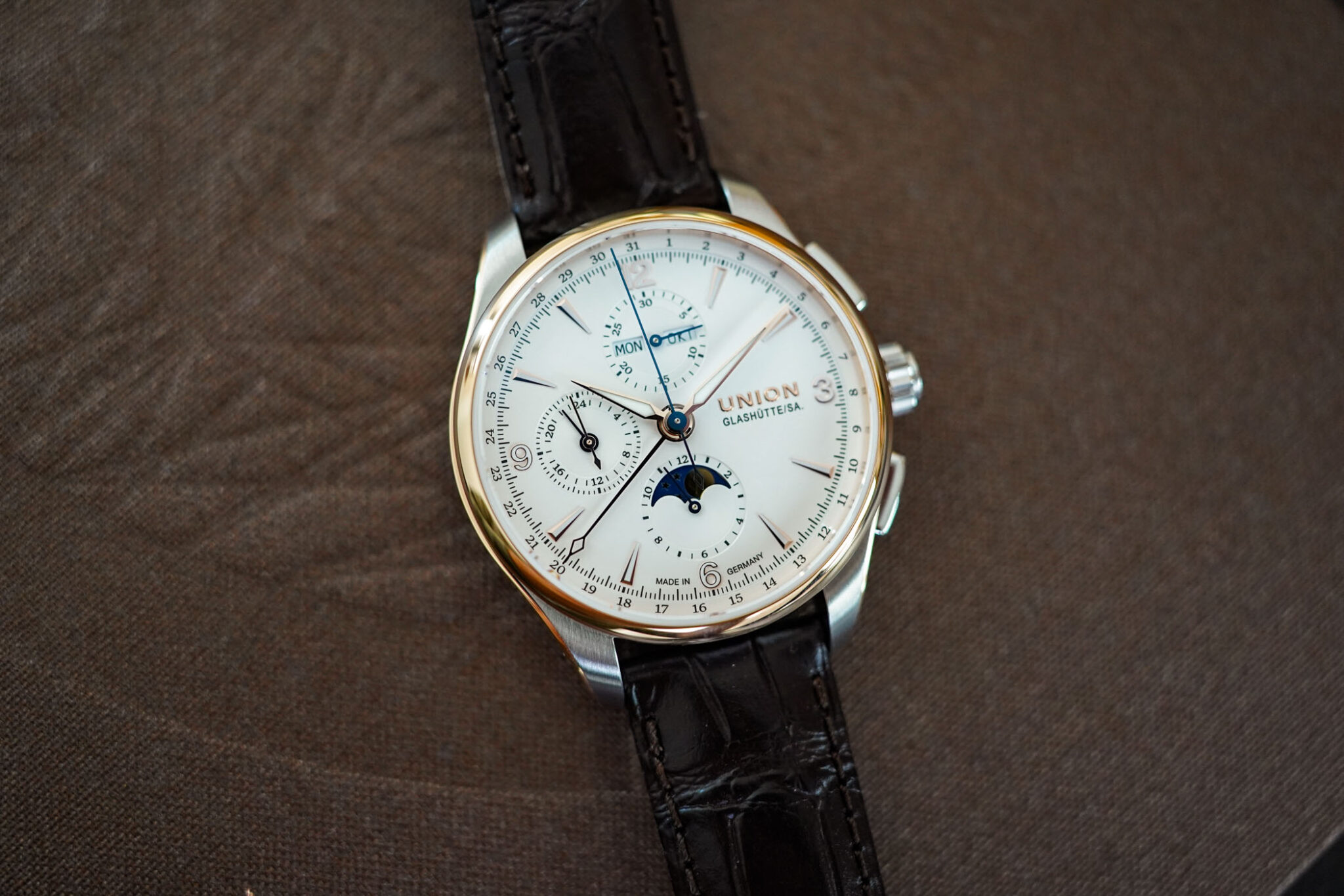 First Look: The New Bi-Color Union Glashütte Belisar Chronograph Moon Phase