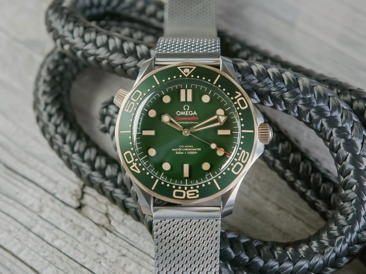 First Look: The new Omega Seamaster Diver 300M Titanium & Bronze Gold No-Date (incl. video)