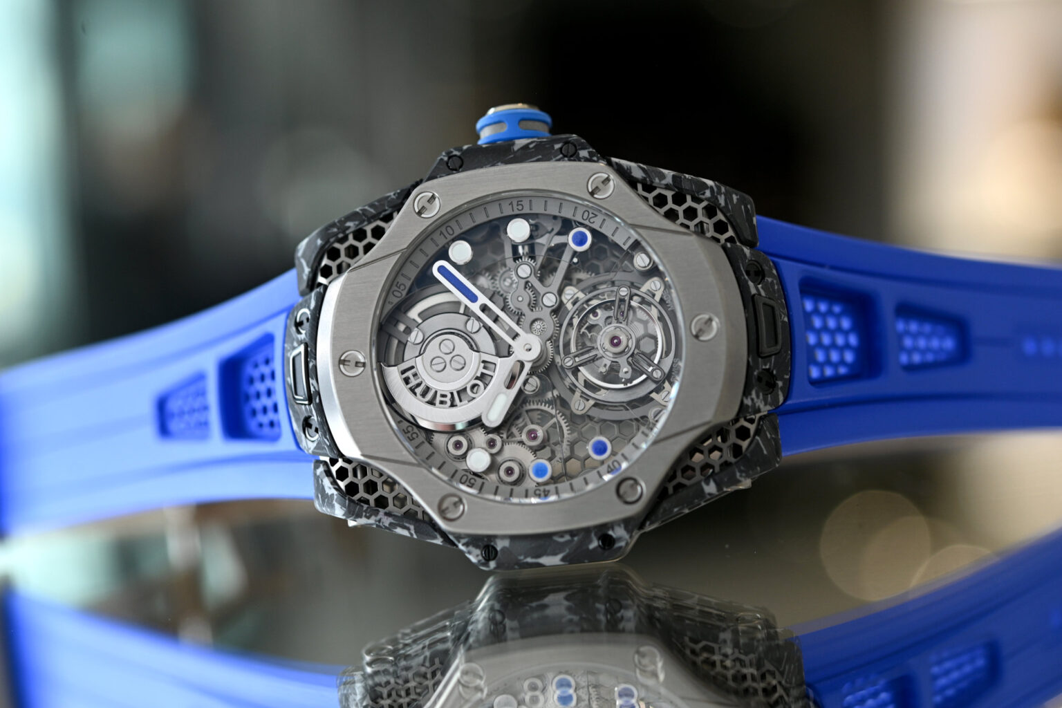 Embracing the Contemporary Appeal of Forged Carbon in Designs both Old ...