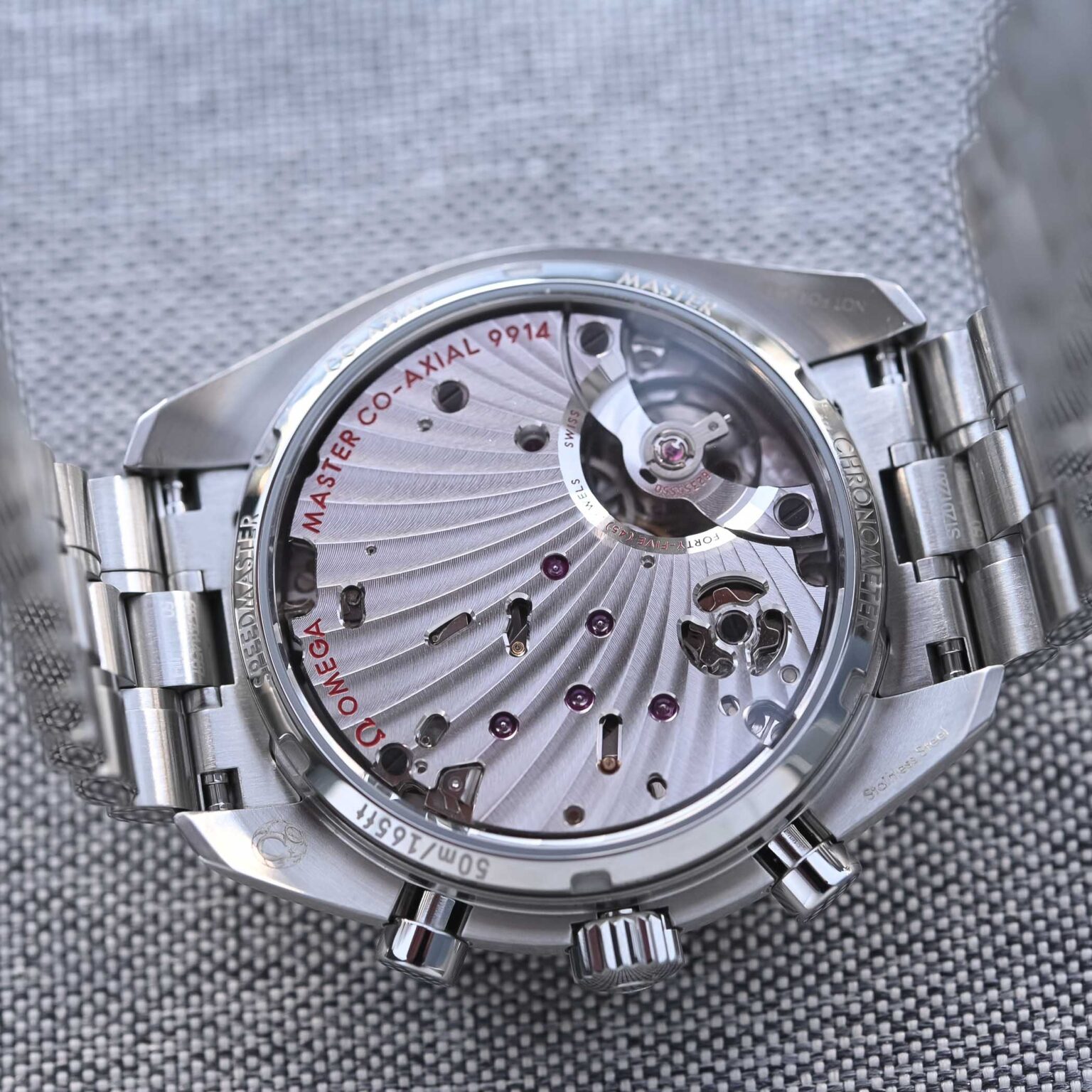 Hands-On: Impressions about the Omega Speedmaster Moonphase Meteorite