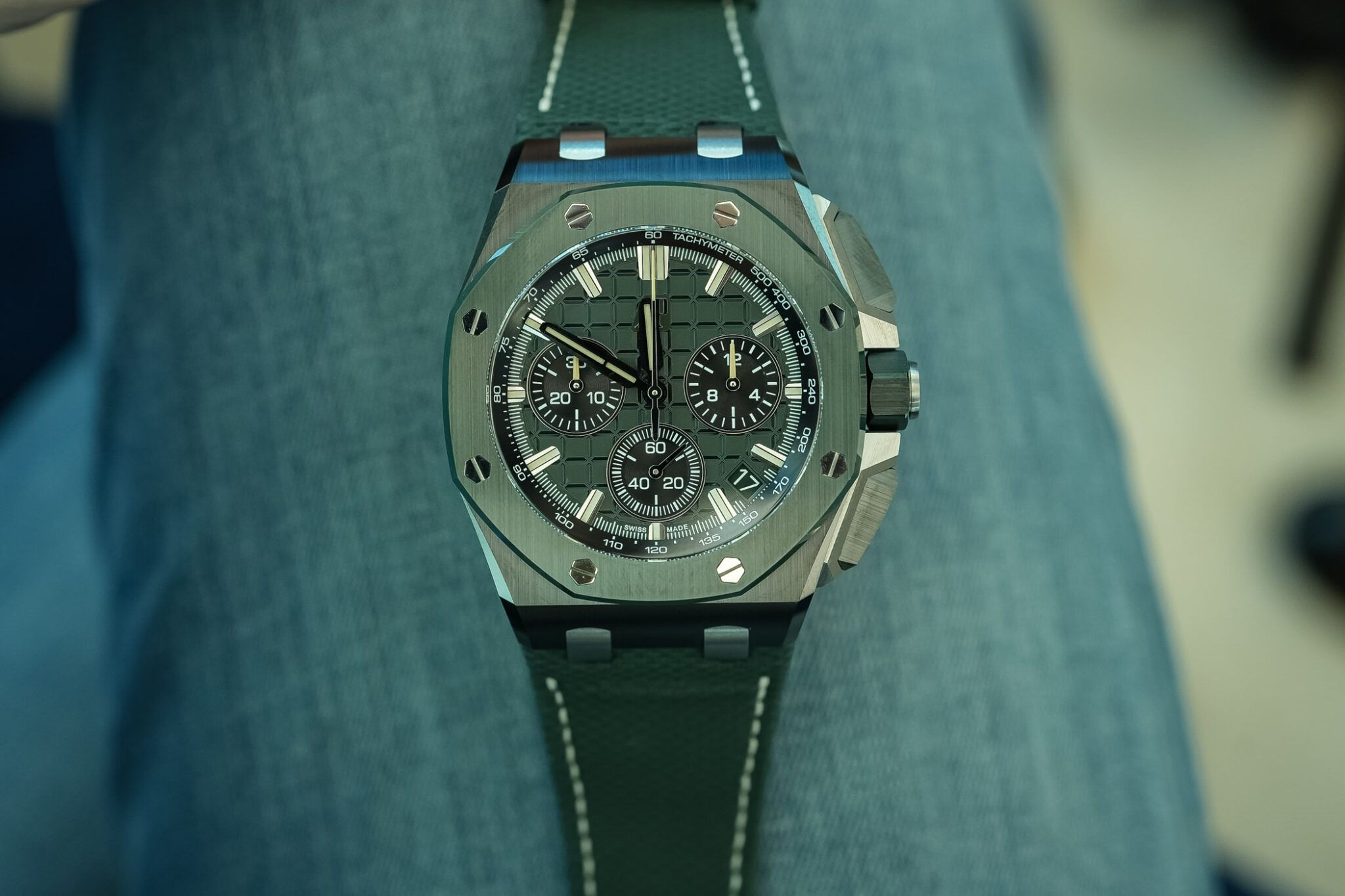 First Look: A New Three-Toned Version of the Audemars Piguet ROO ...
