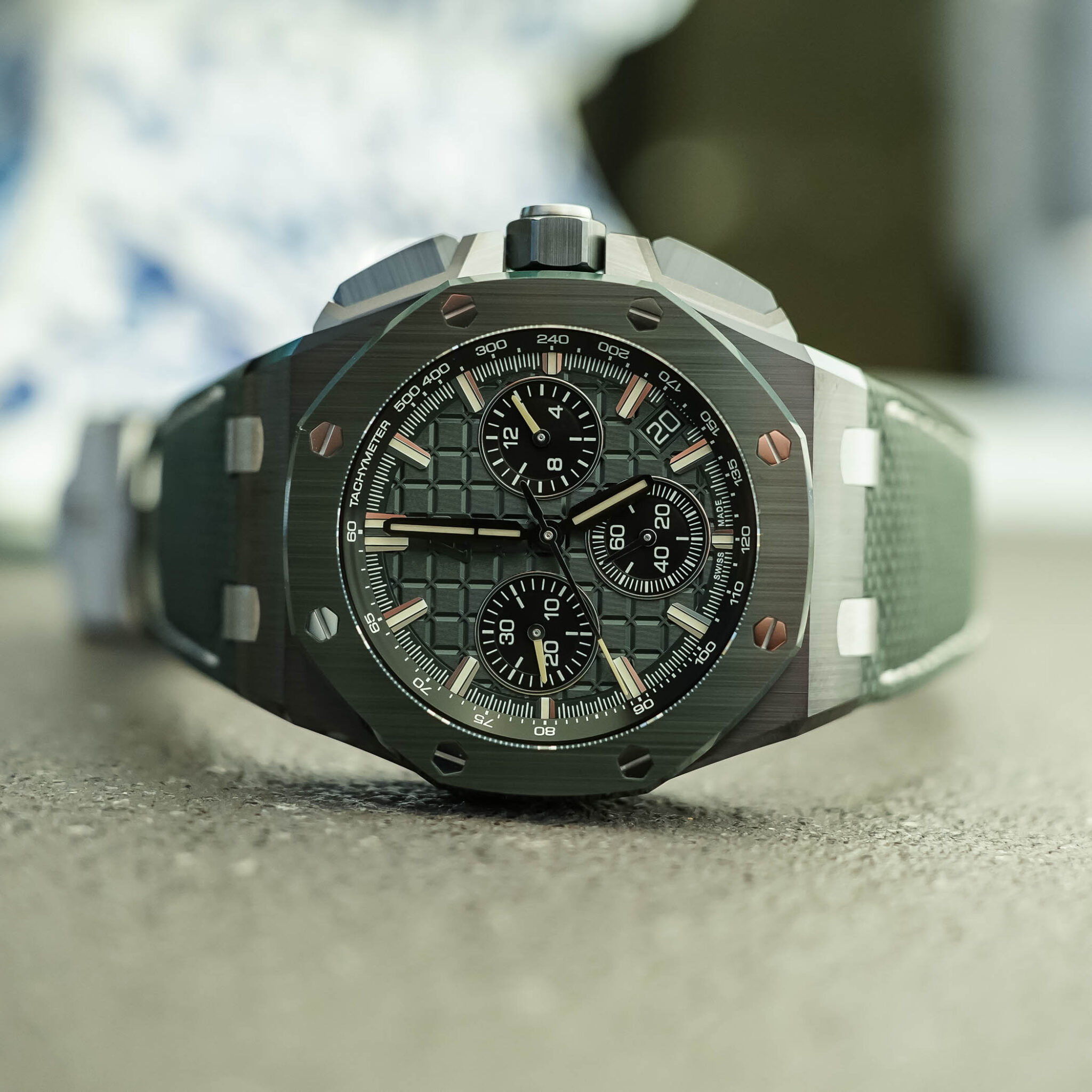 First Look: A New Three-Toned Version of the Audemars Piguet ROO ...