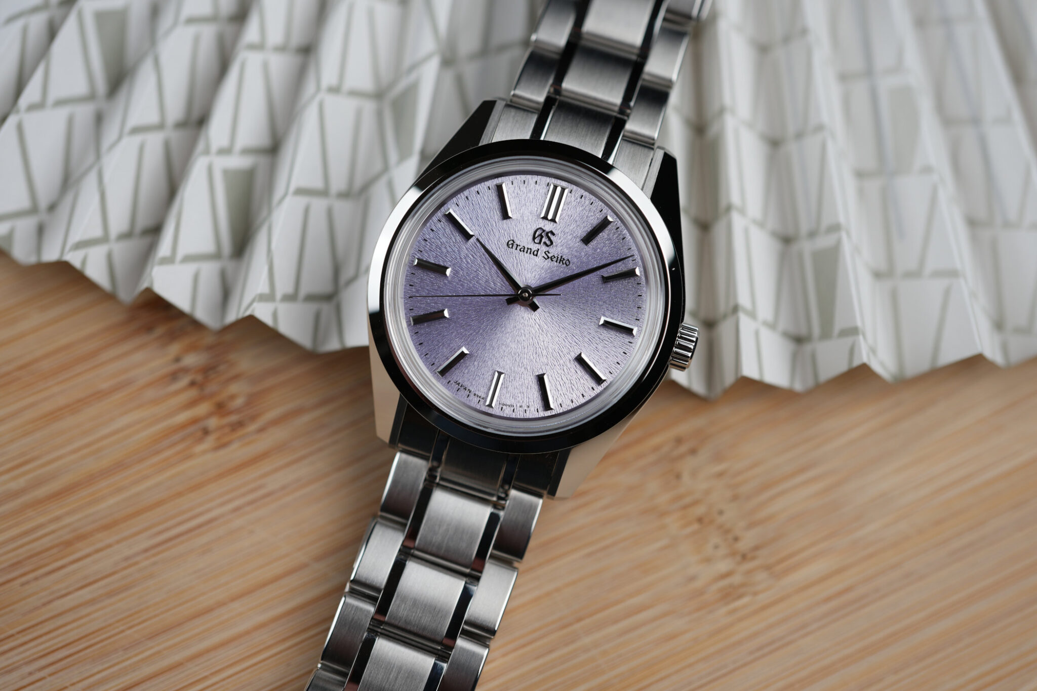 First Look: The Purple Dial Of The Grand Seiko 44GS SBGW323