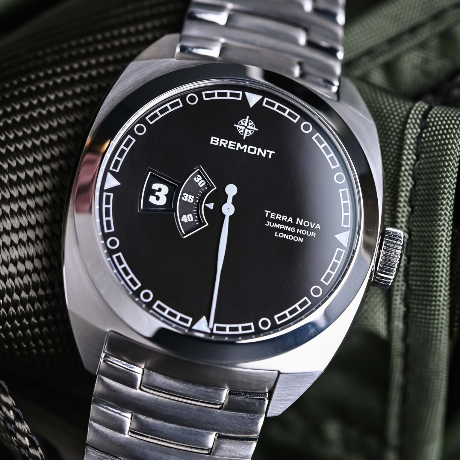 First Look: The Terra Nova Jumping Hour, an Unexpected Move from Bremont