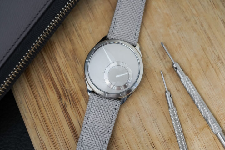 Hands-On: The Appealing Minimalism of The Ressence Type 9