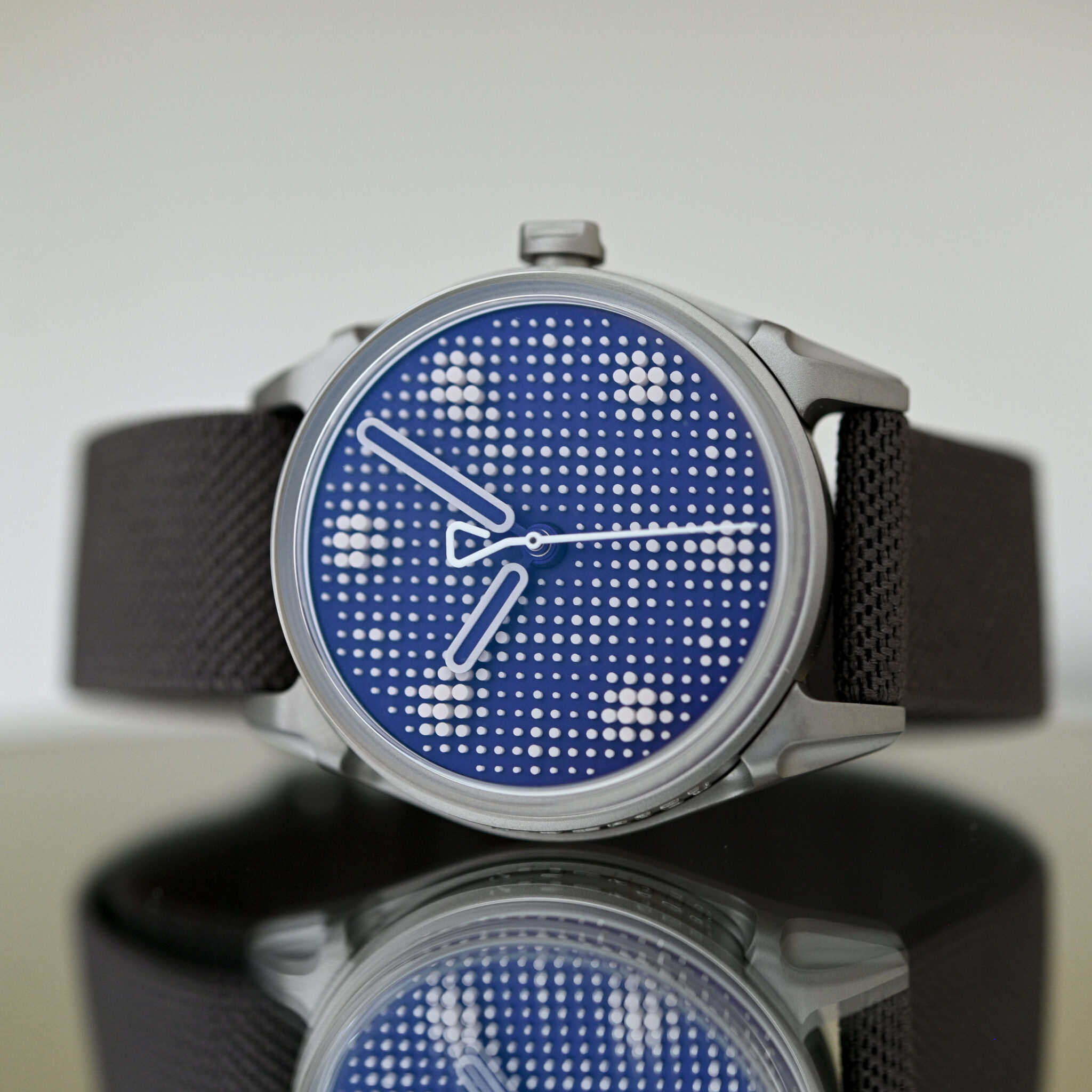 The New Kollokium Projekt 01 Variant F, a Luminous Design Manifesto ...