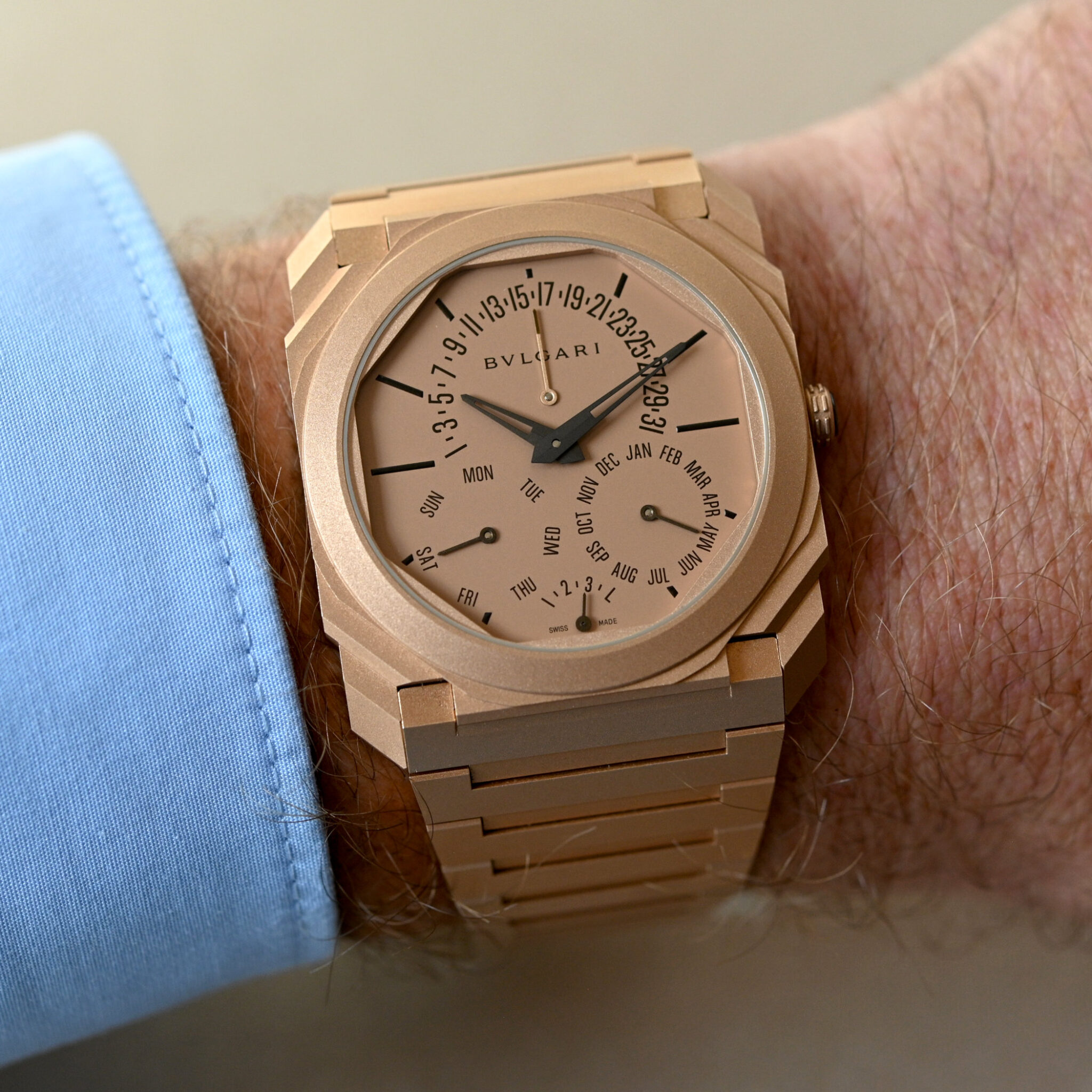 The Delightful Warmth of the Bulgari Octo Finissimo Perpetual Calendar ...